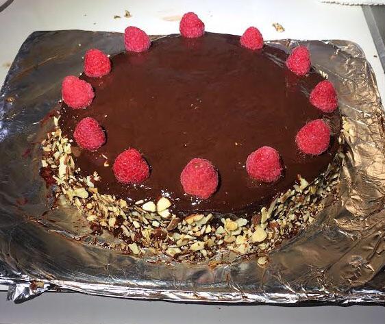 Chocolate Raspberry Torte | Scrolller