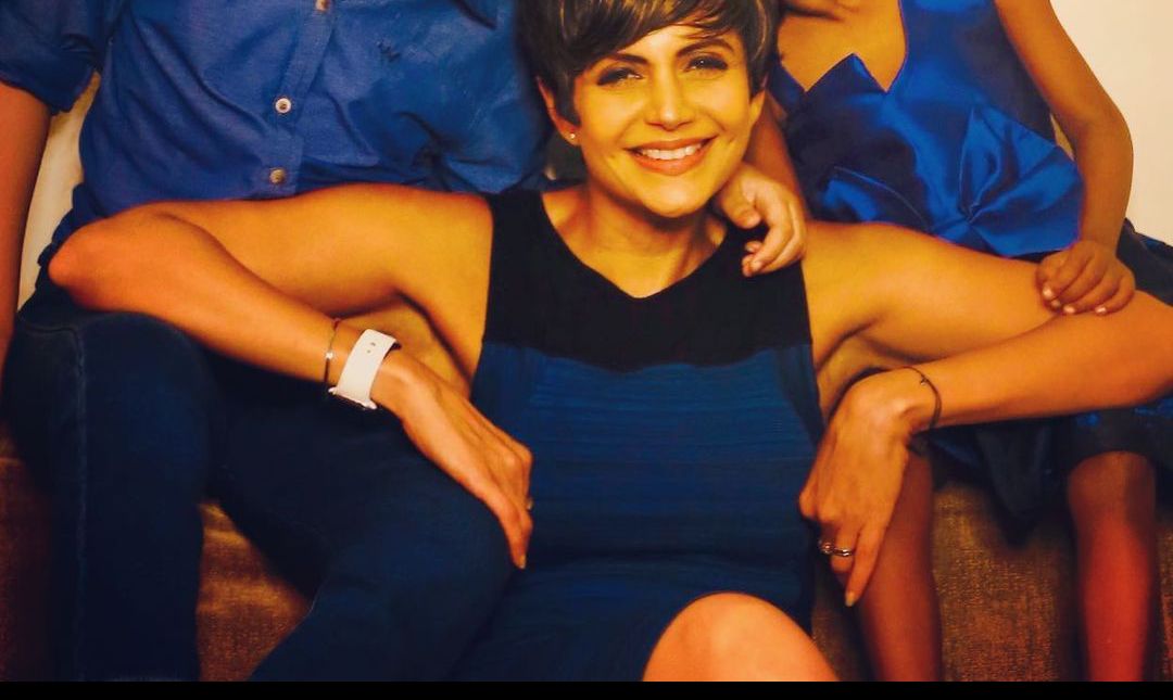 Chocolaty and fleshy armpits of Mandira Bedi | Scrolller