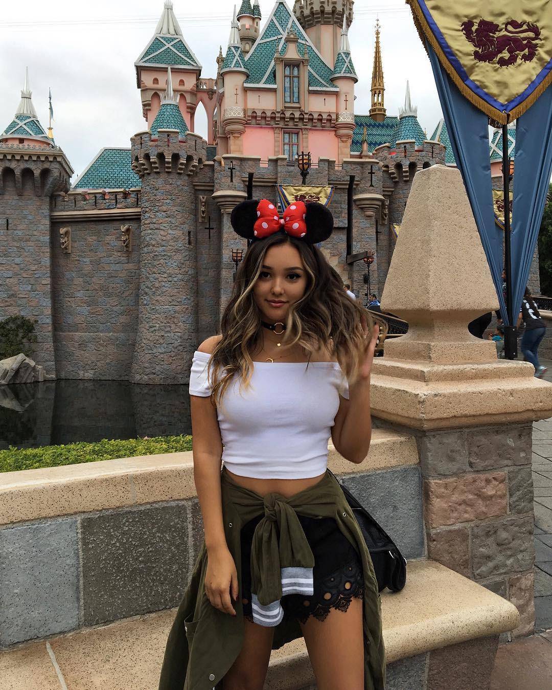 Choker at Disneyland | Scrolller