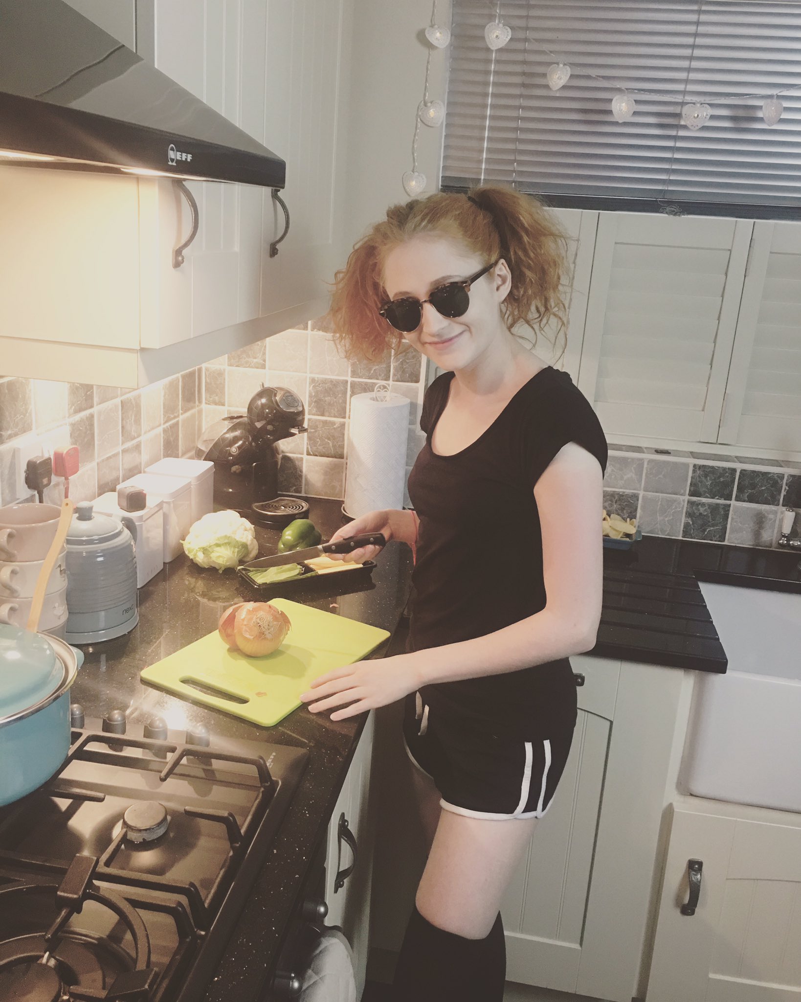 Chopping an onion in style | Scrolller