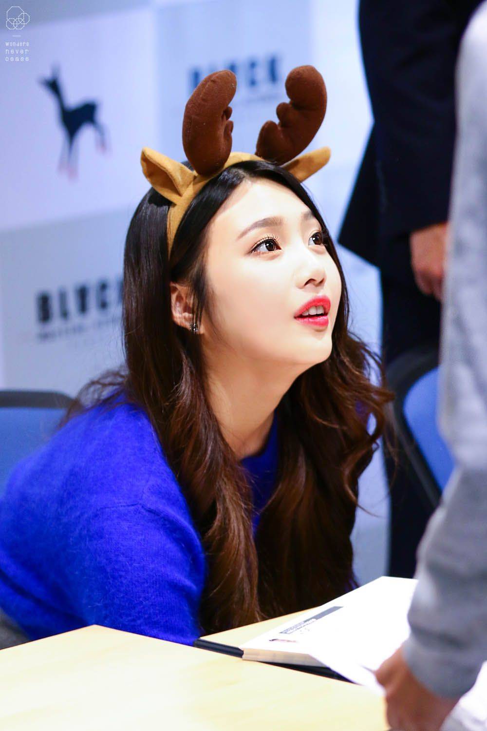 Christmasy Joy | Scrolller