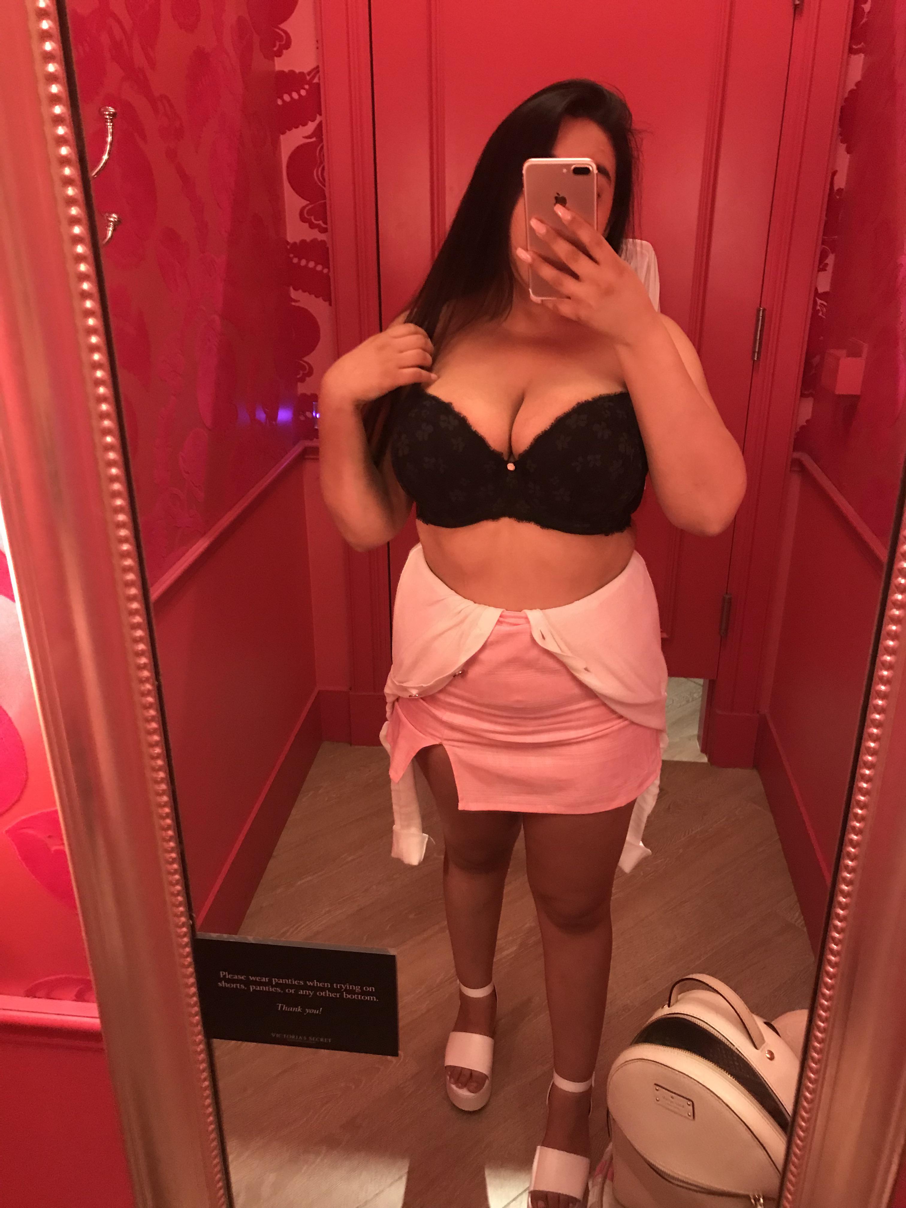 Chubby girl in Victoria Secret dressing room | Scrolller