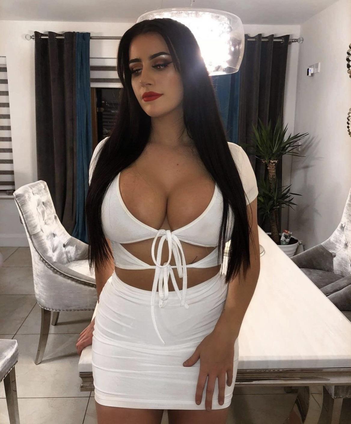 Ciara Lennon | Scrolller