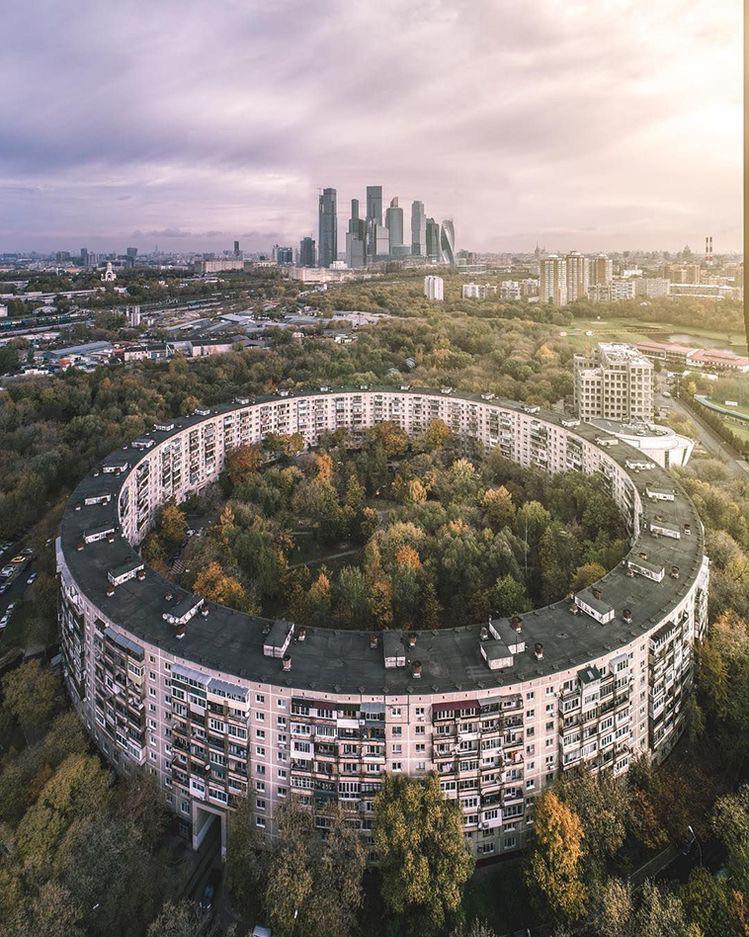 Circular Apartment Building In Moscow, Russia | Scrolller