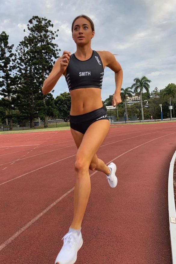 Clara Smith | Scrolller