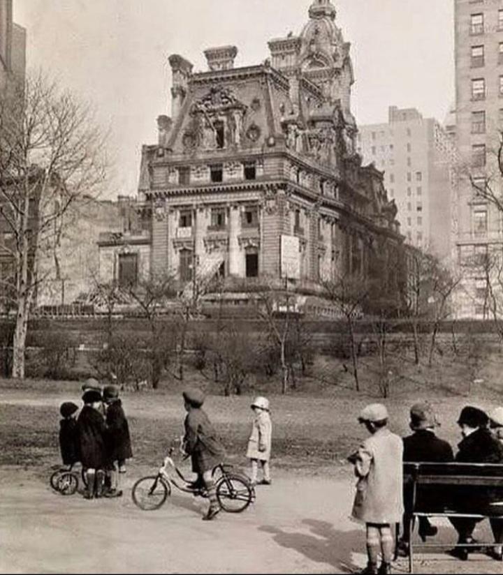 Clark Mansion in Central Park, New York, 1910. [720x824] | Scrolller