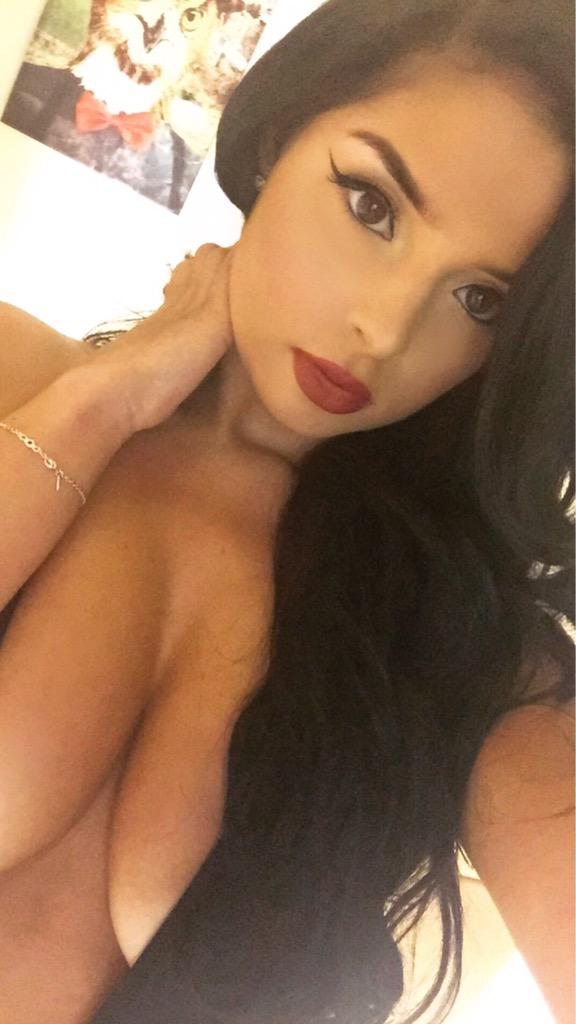 Classic Cleavage Scrolller 5688