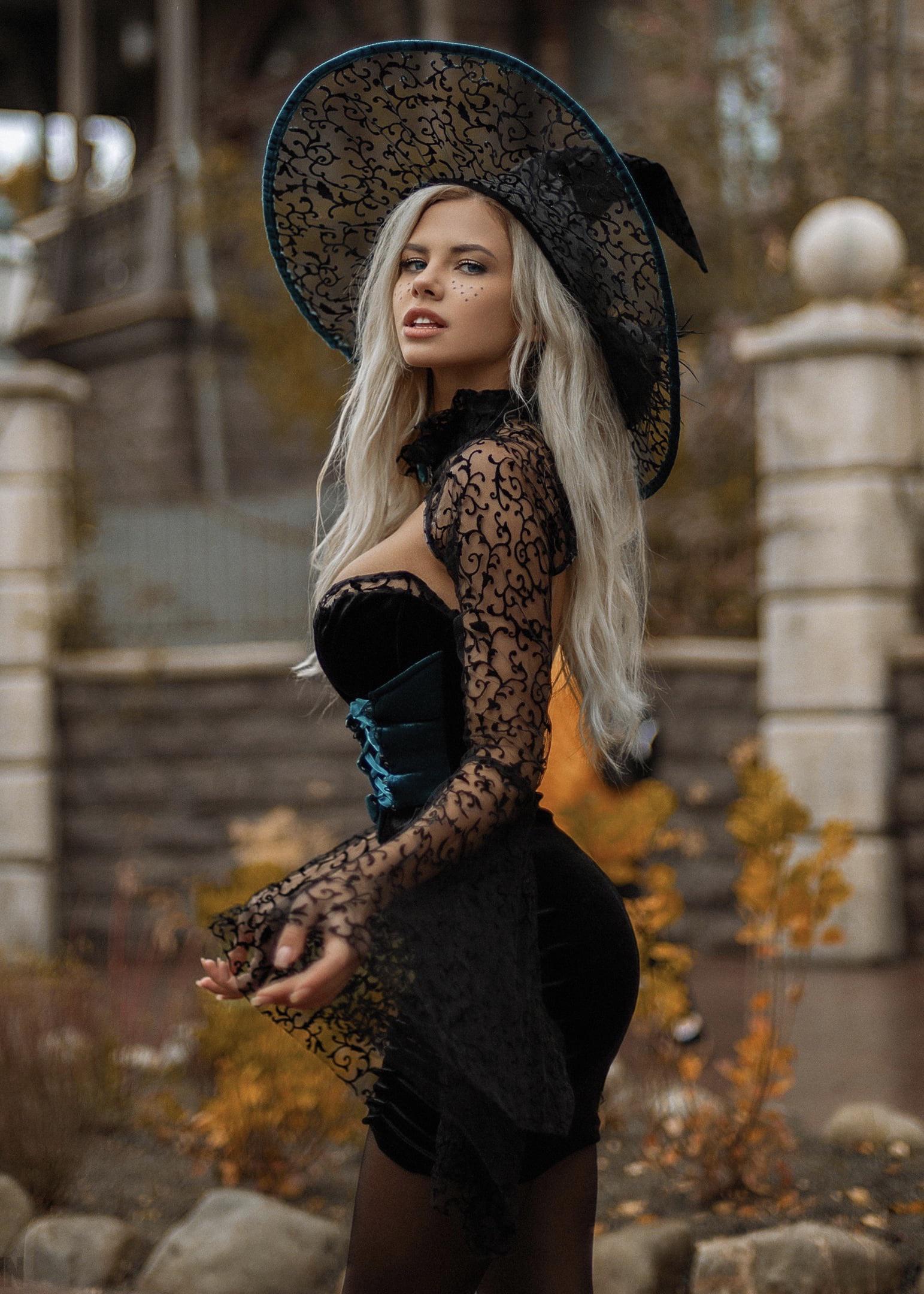 Classic gothic works for her | Scrolller