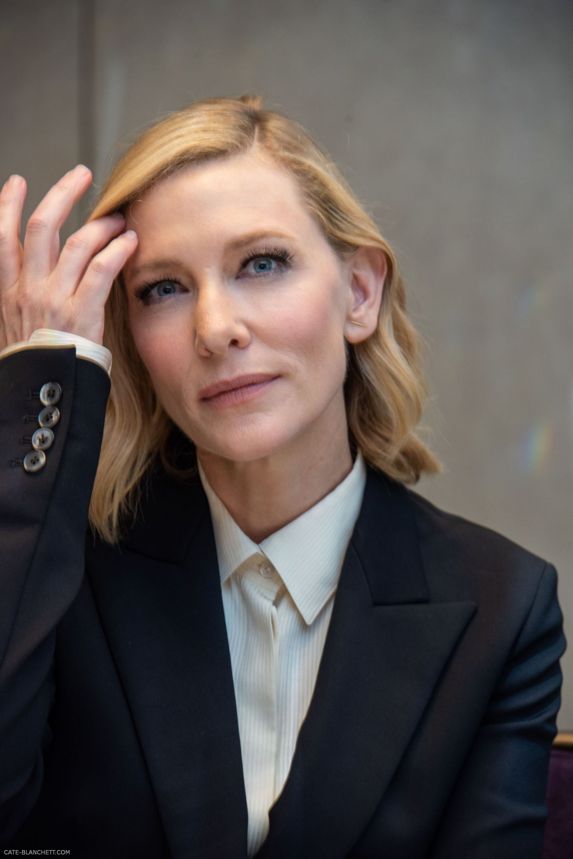 Classy Lady | Scrolller