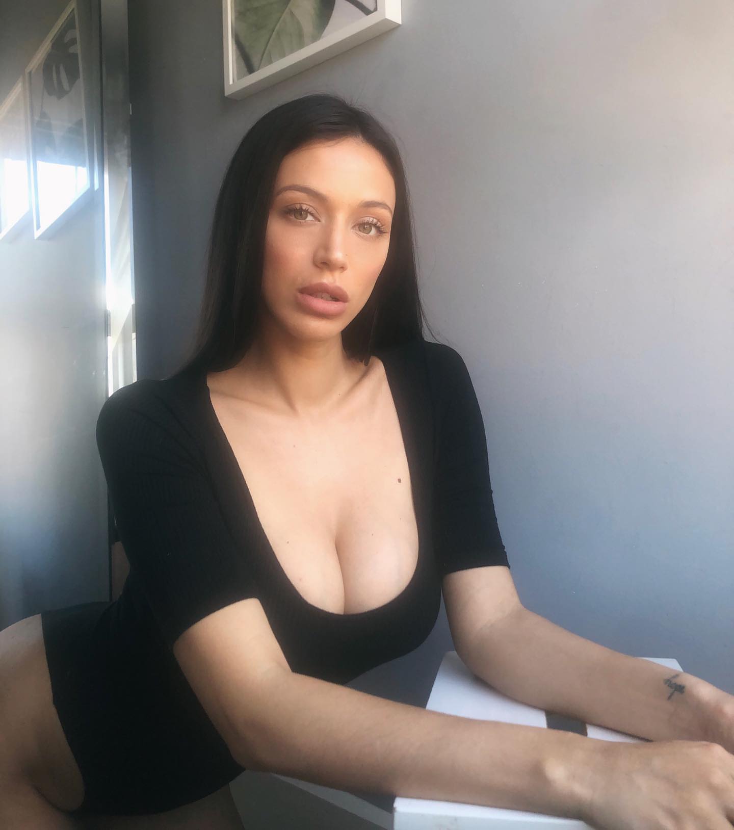 Claudia Davidson | Scrolller