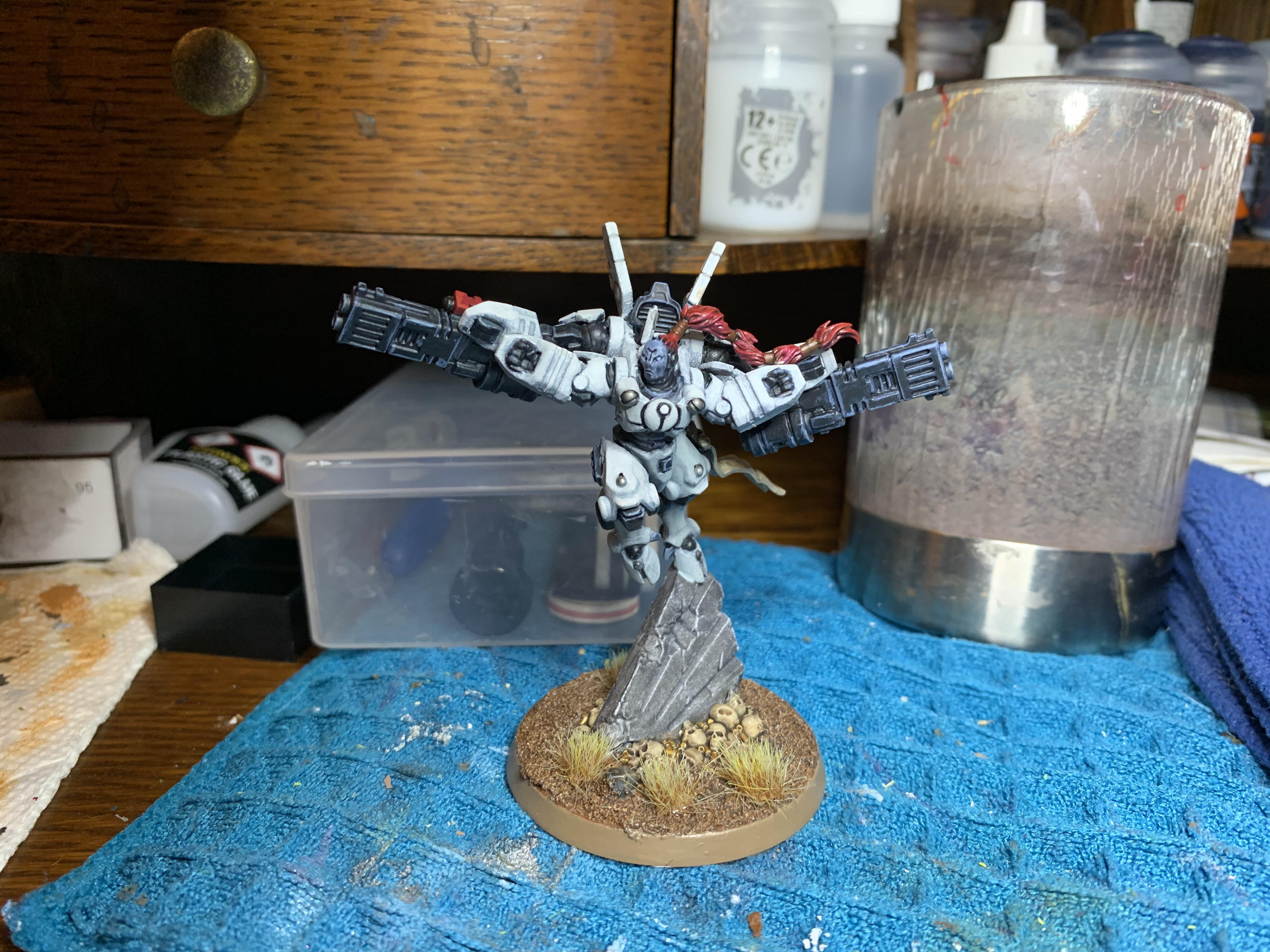 Clean, white armor Commander Shadowsun | Scrolller