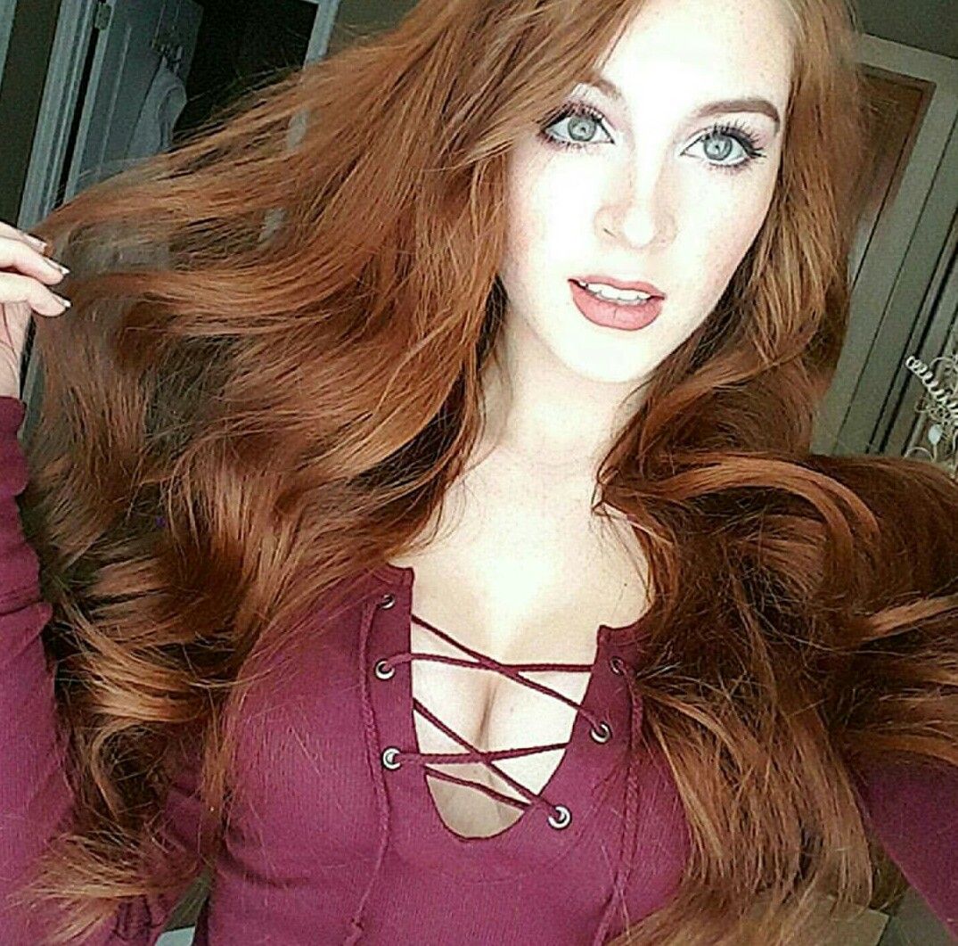 Cleavage | Scrolller