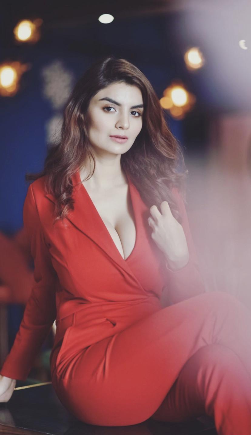 Cleavage in red | Scrolller