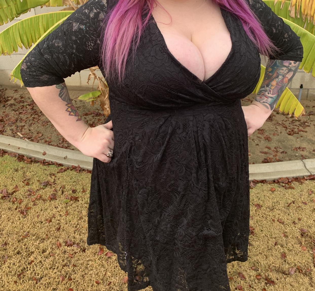 Cleavage is my favorite fashion accessory | Scrolller