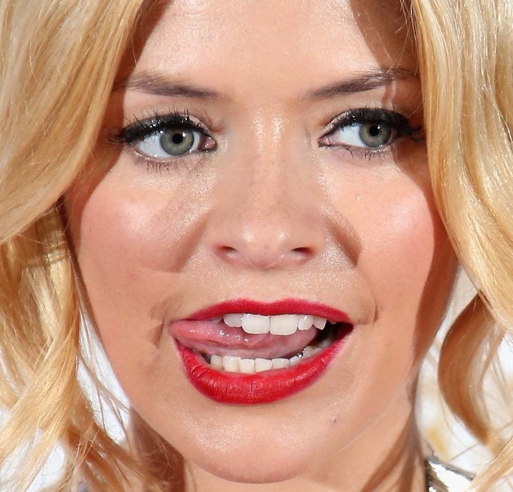 Close Up | Scrolller