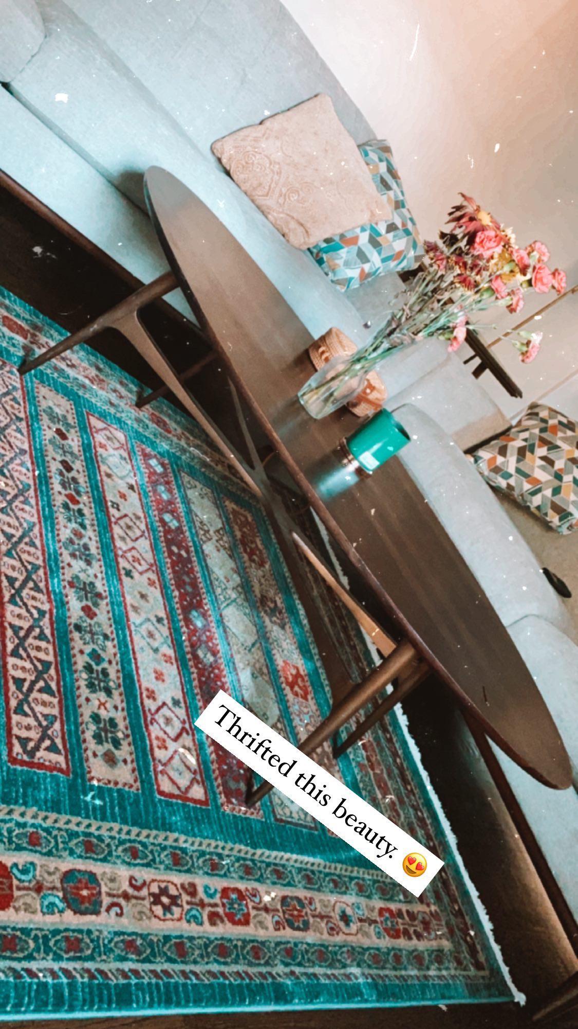 Coffee table | Scrolller