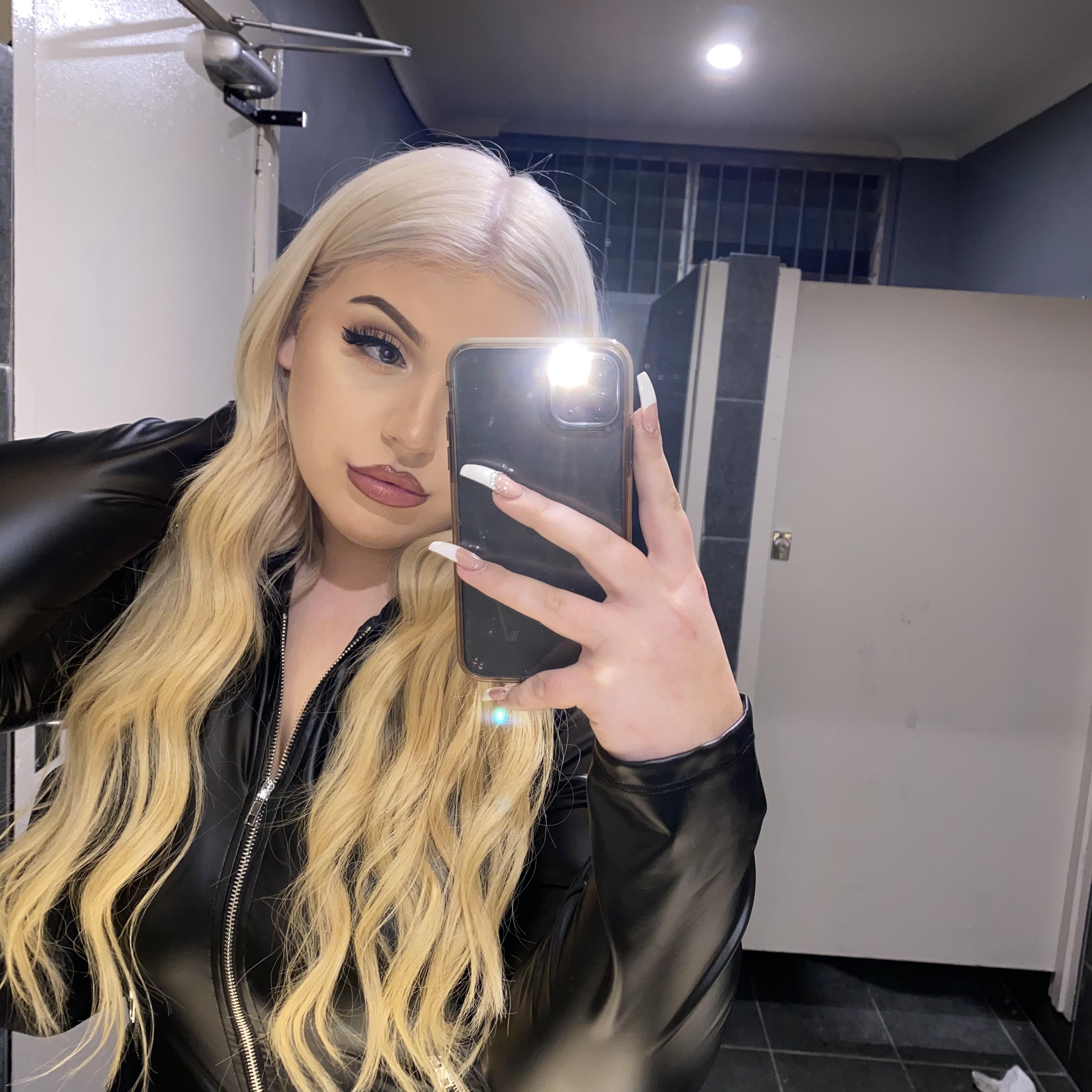 Come chat to me ️ | Scrolller