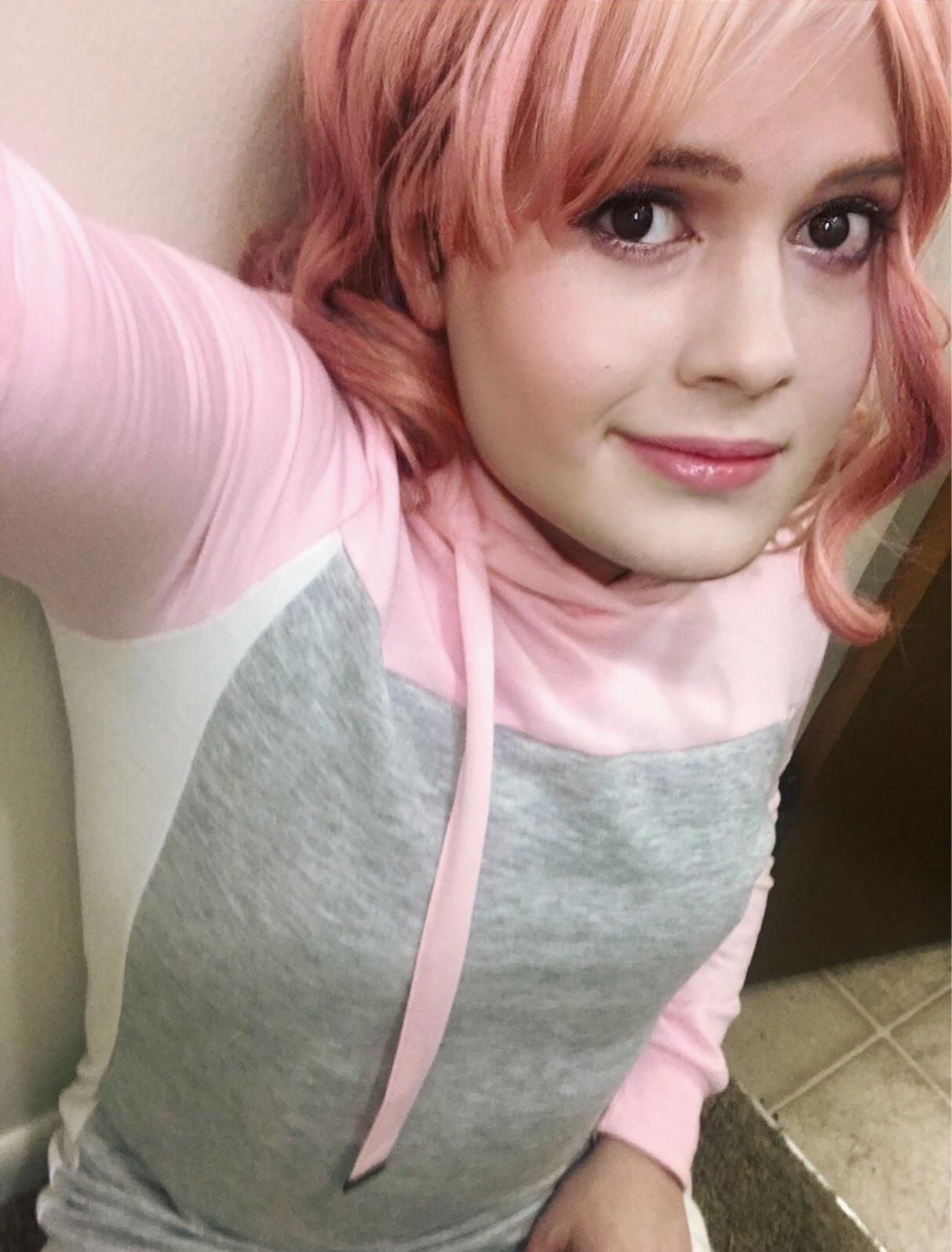 Come cuddle me | Scrolller