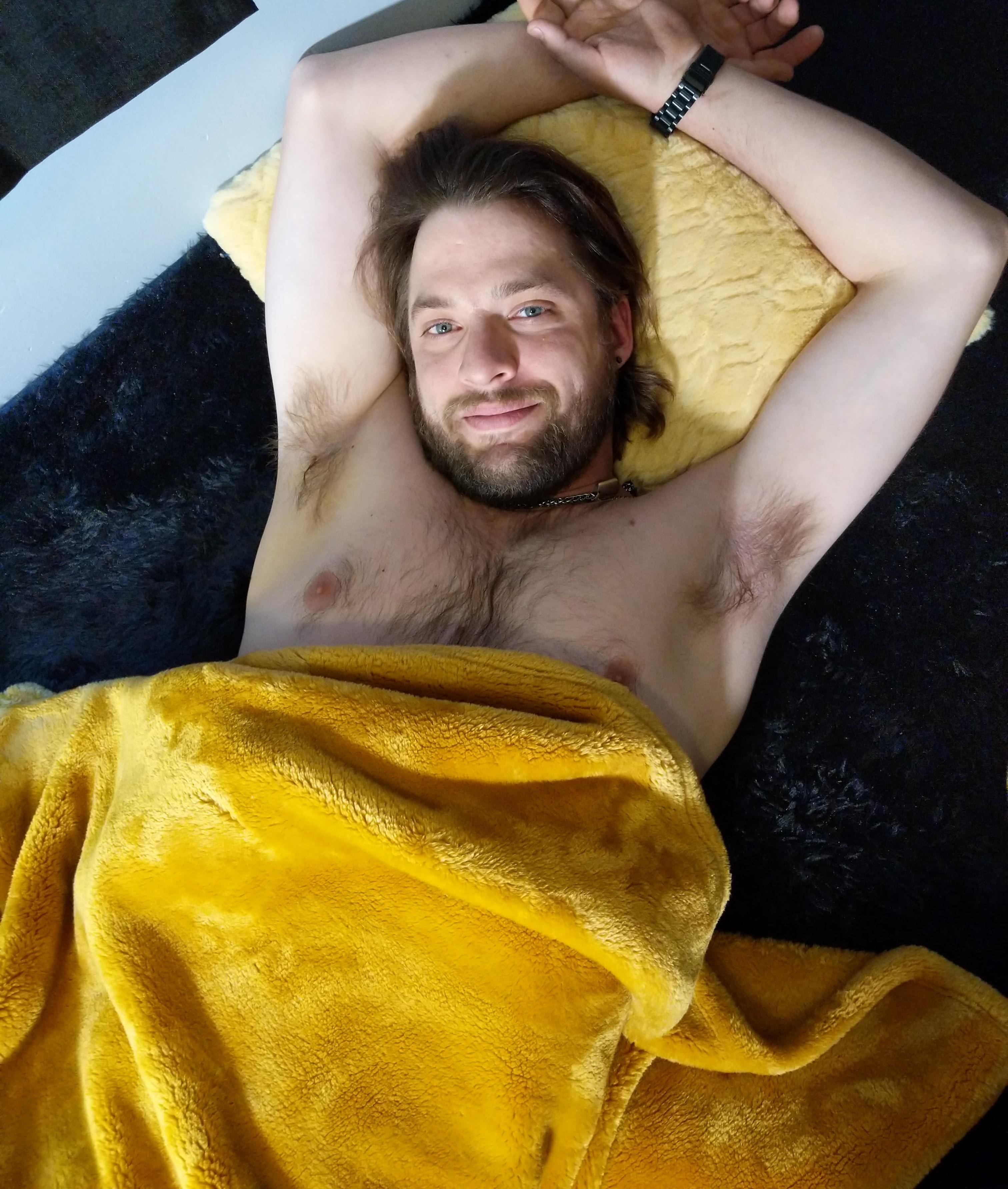 Come cuddle with daddy! | Scrolller