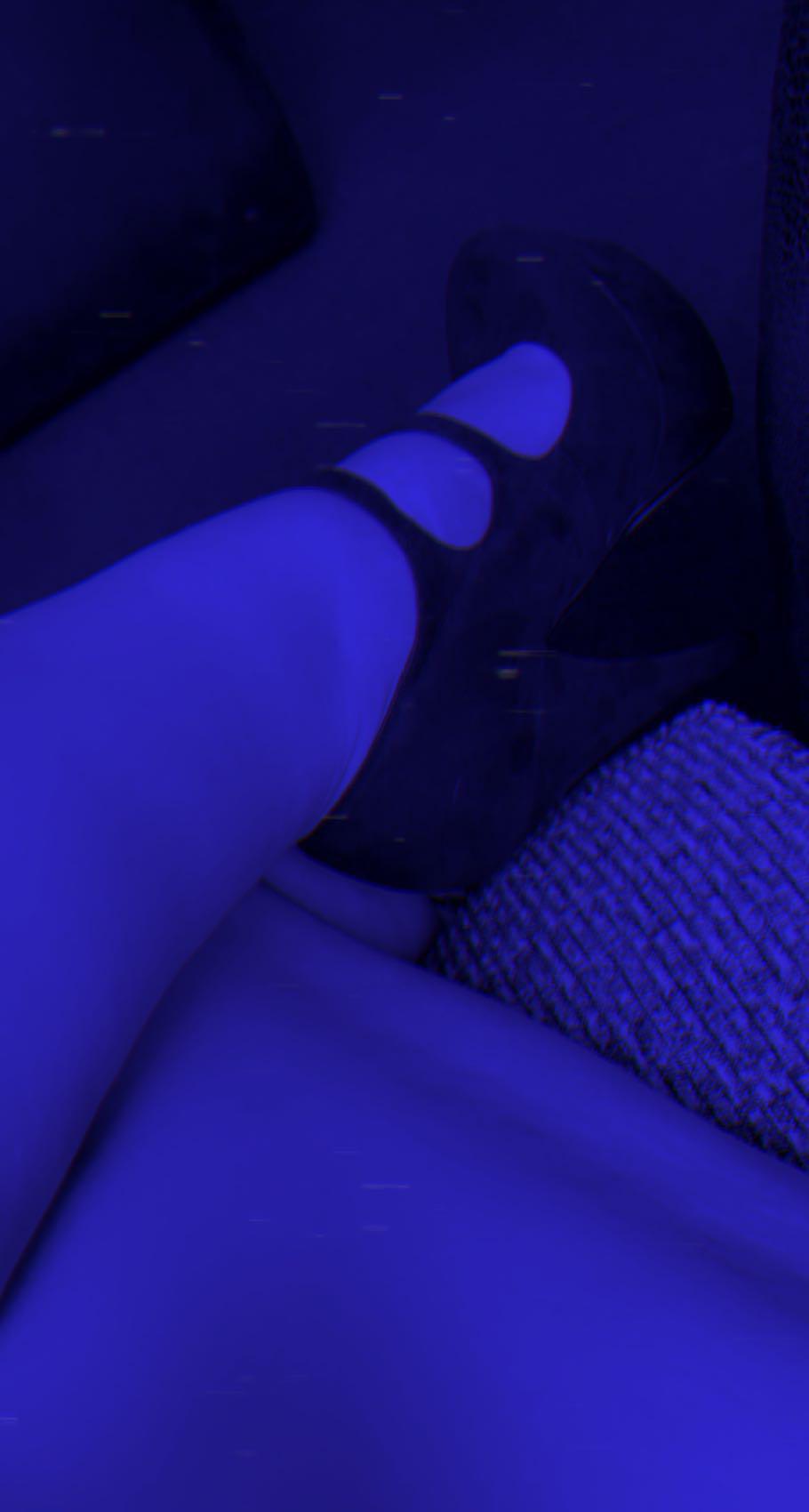 Come slide them hands up me daddy | Scrolller