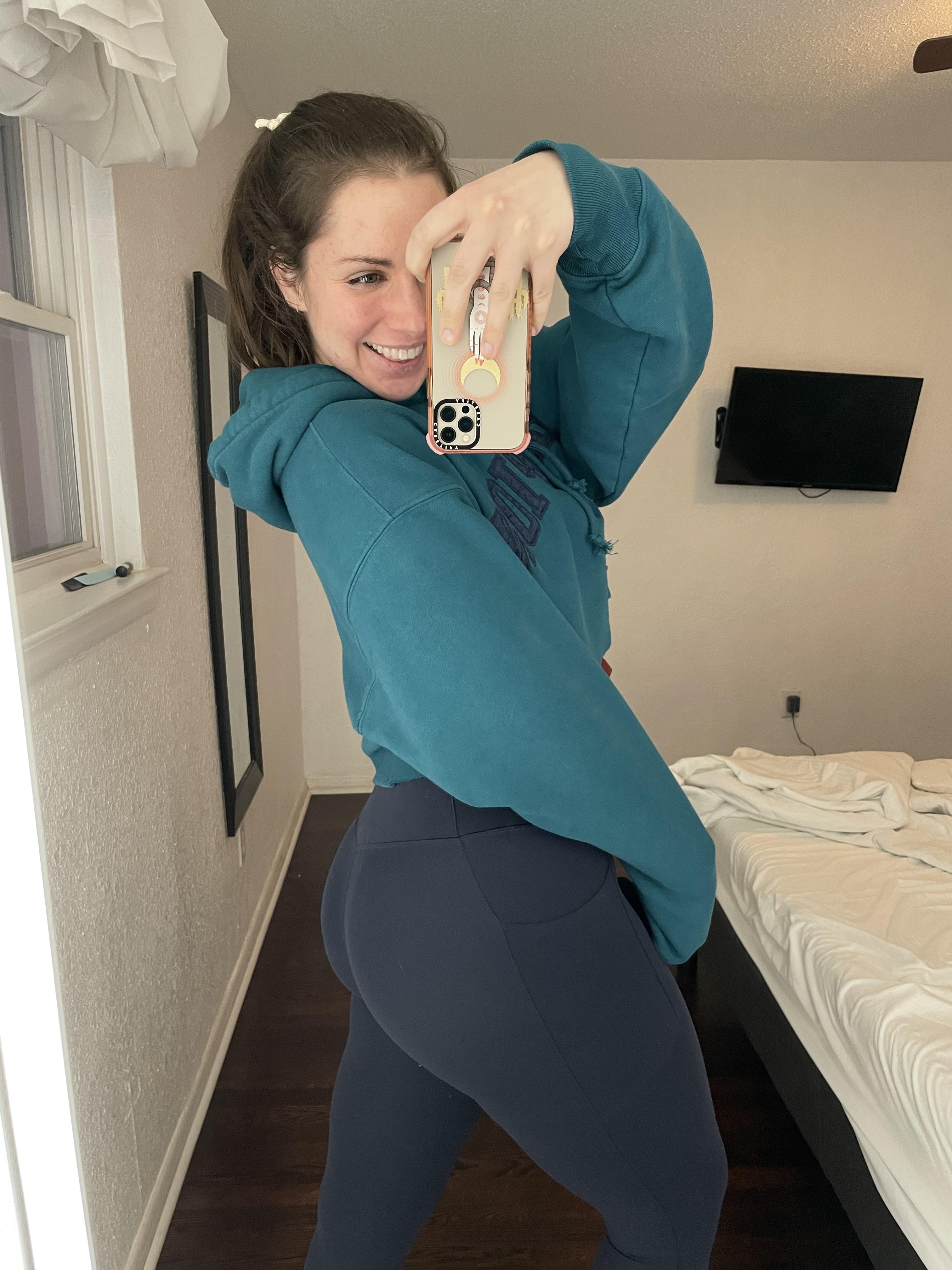 Compression leggings squeezing me in | Scrolller