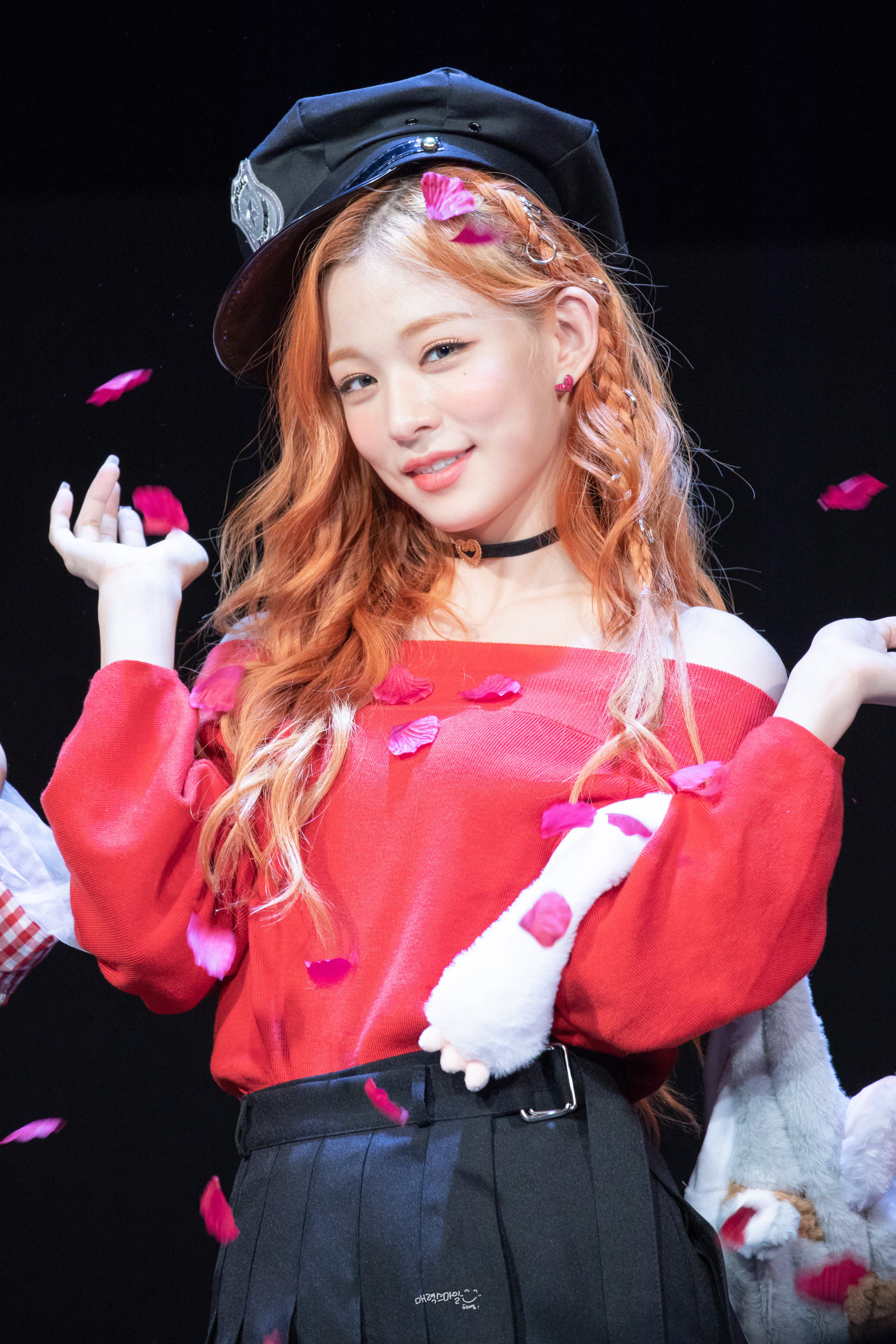 Confetti Chaeyoung | Scrolller