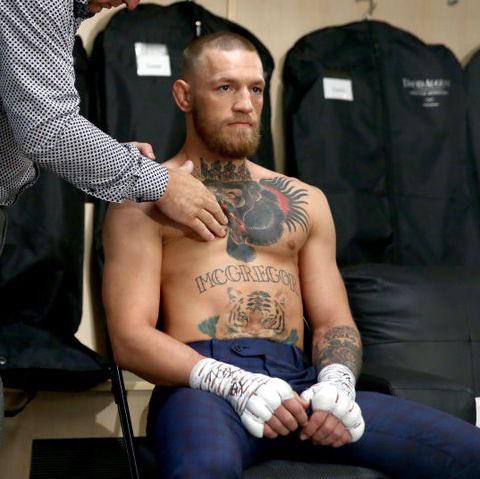 Conor McGregor watching Logan Paul last 8 rounds with Floyd Mayweather without getting KO’d ...