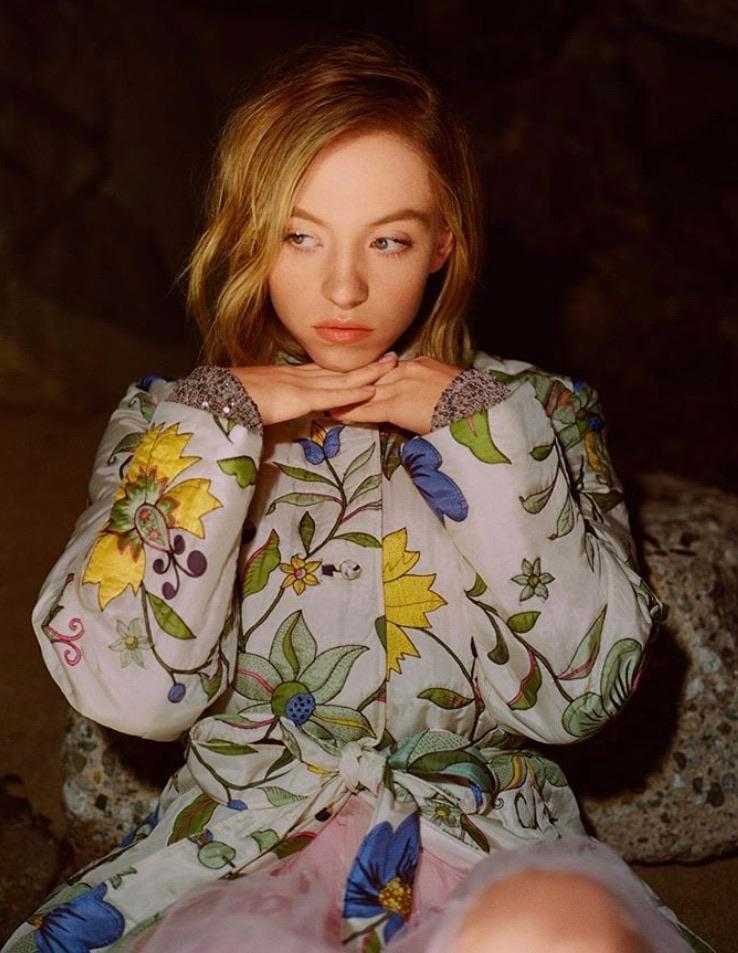 Contemplating goddess things | Scrolller