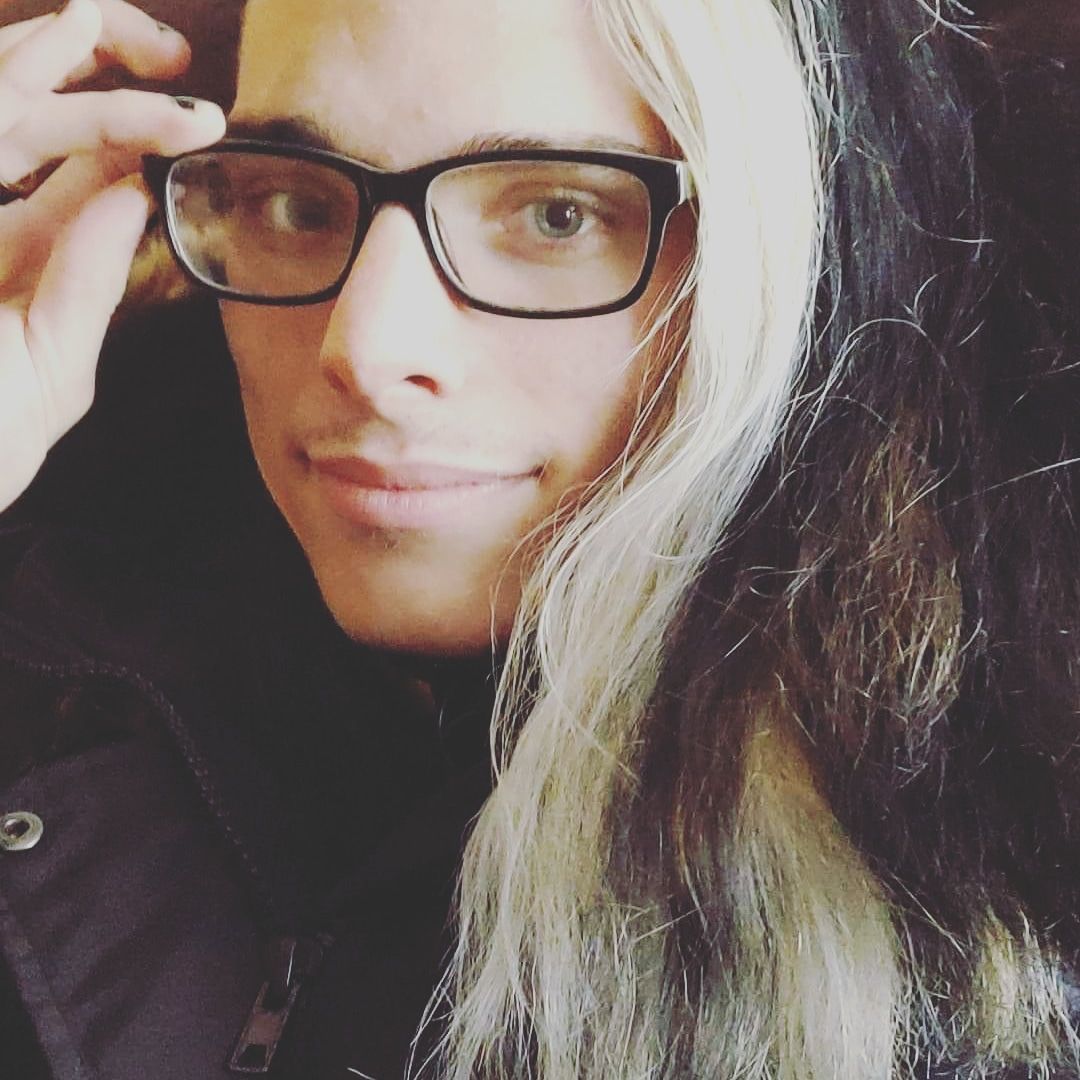 Contrast 💜 | Scrolller