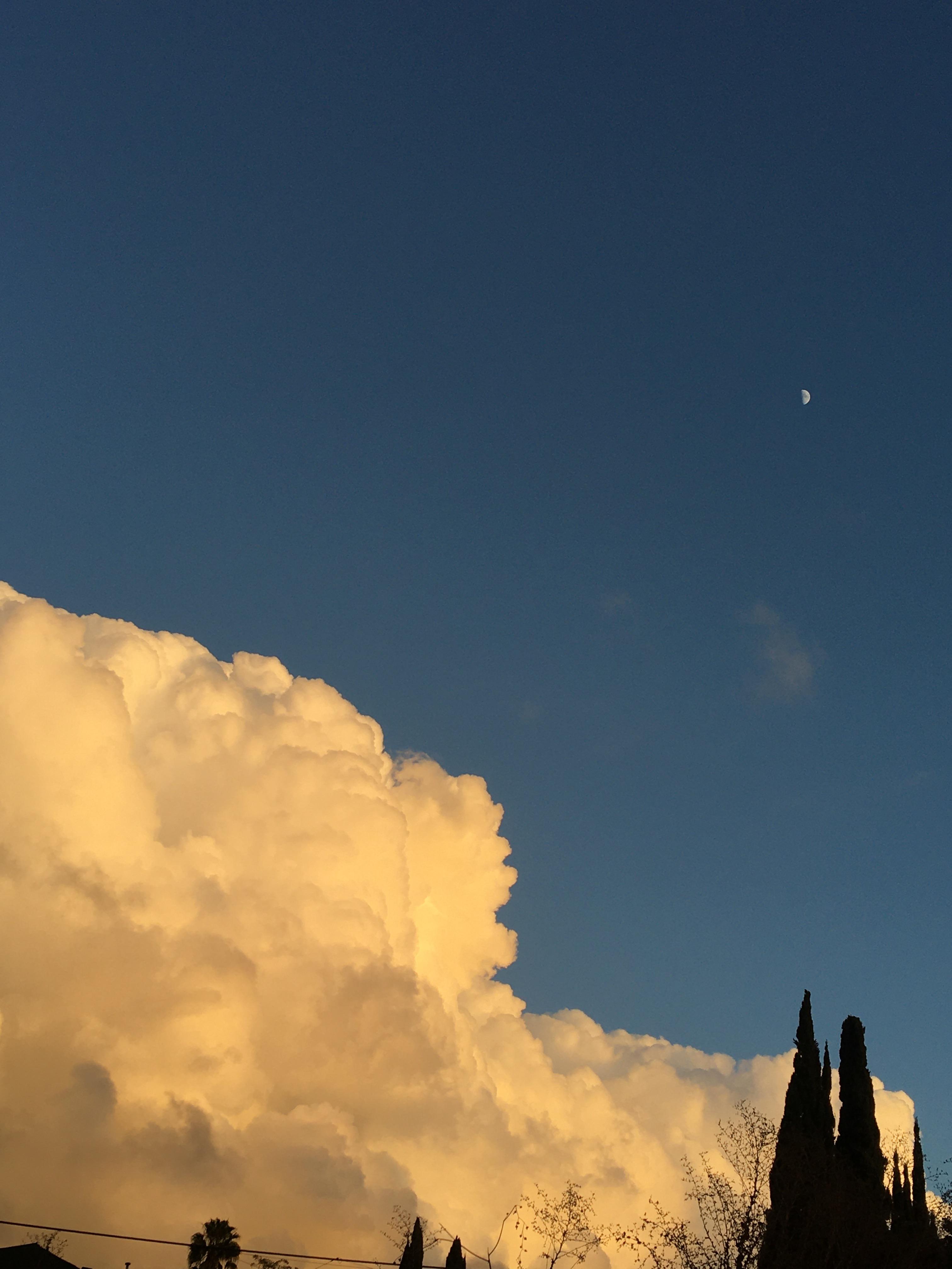 Cool clouds ☁️ | Scrolller