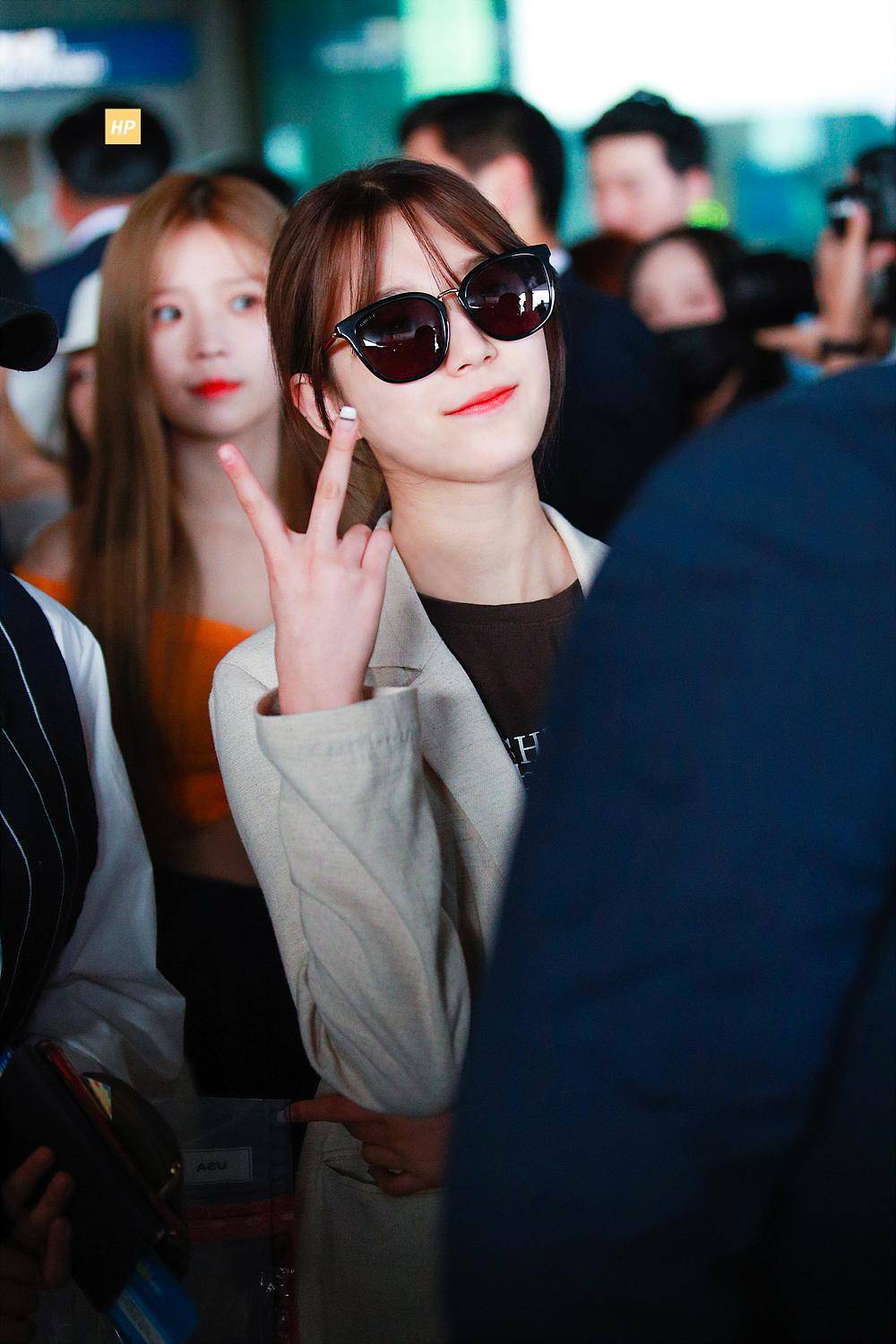 Cool Jiheon Peace | Scrolller