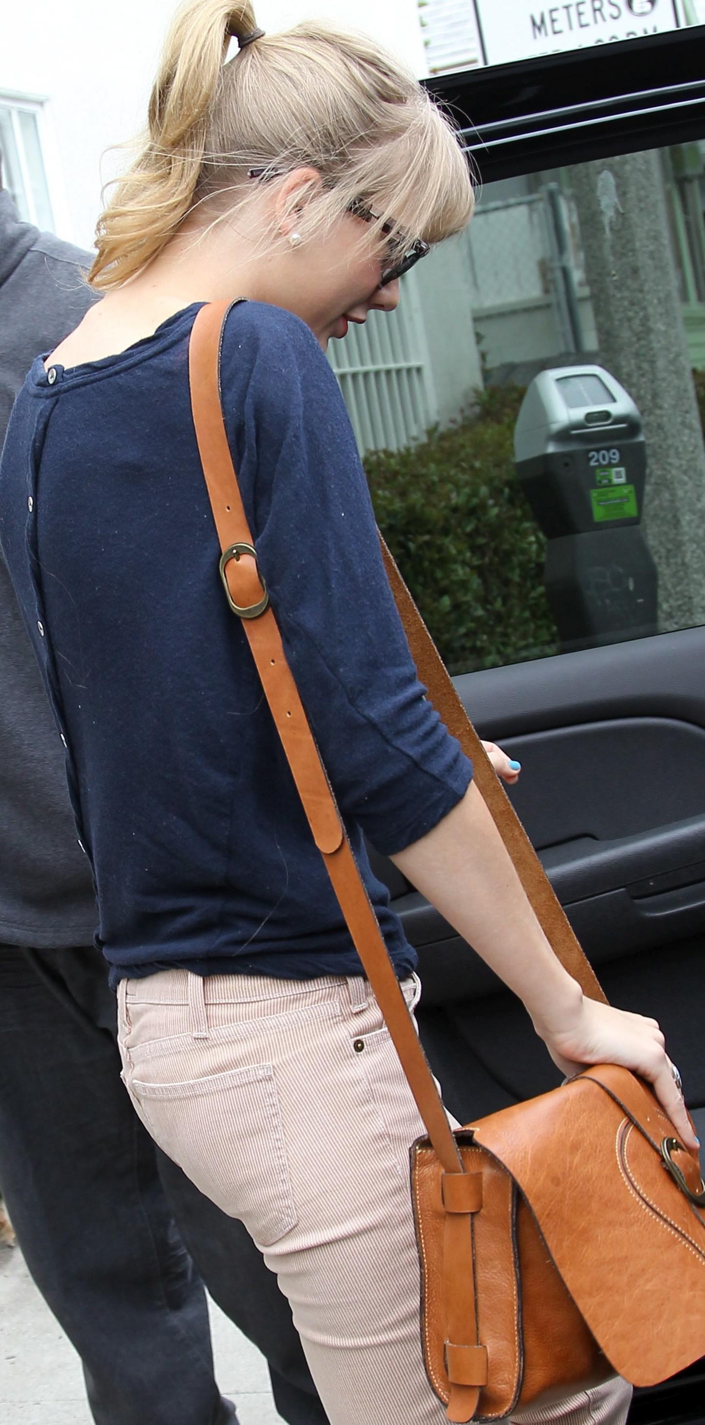 Corduroy Tay Bum | Scrolller