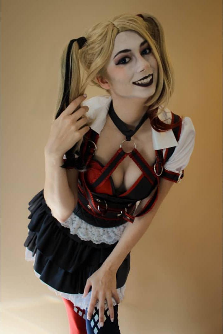 Cosplaying Harley Quinn | Scrolller