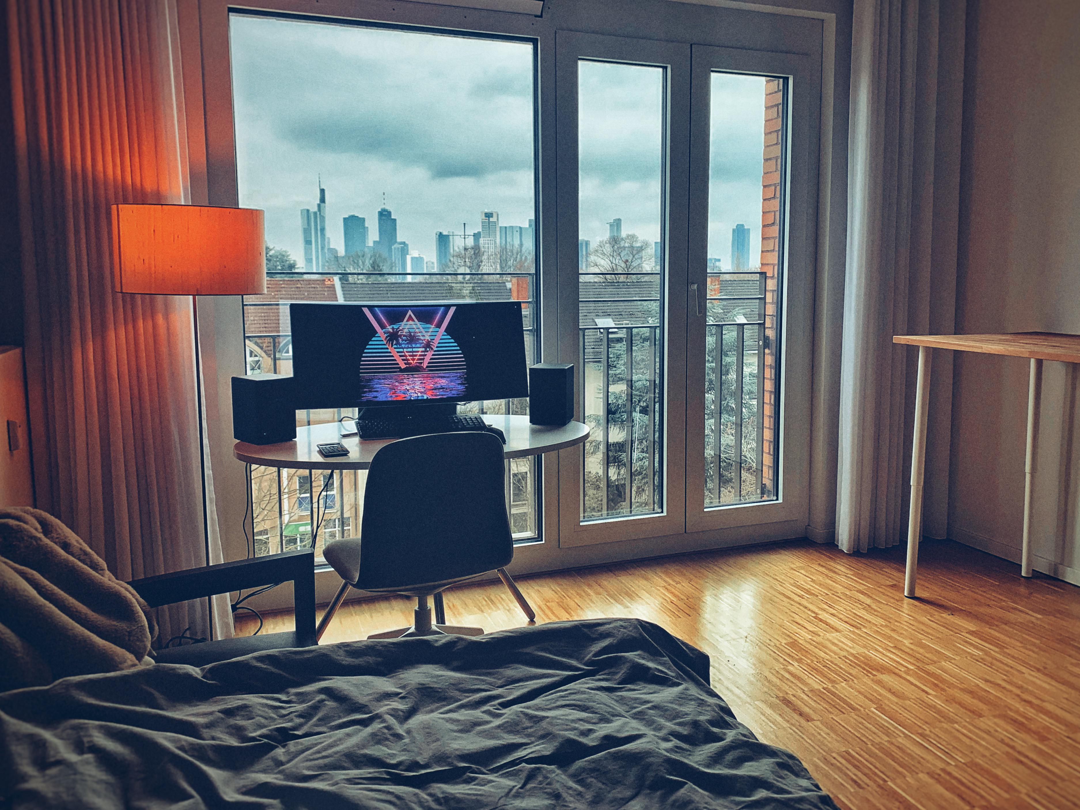 Cozy Setup | Scrolller