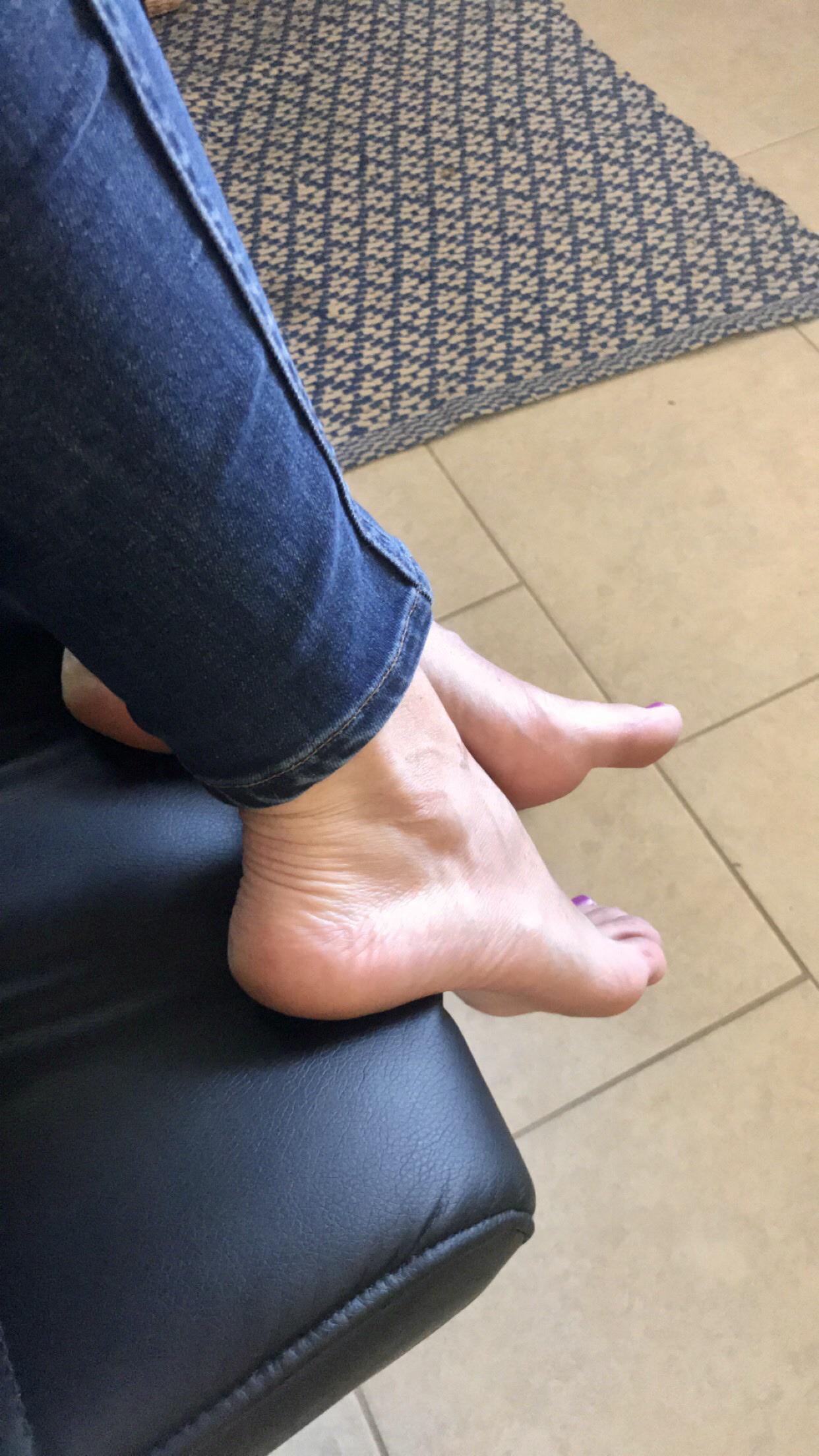 Cozy toes | Scrolller