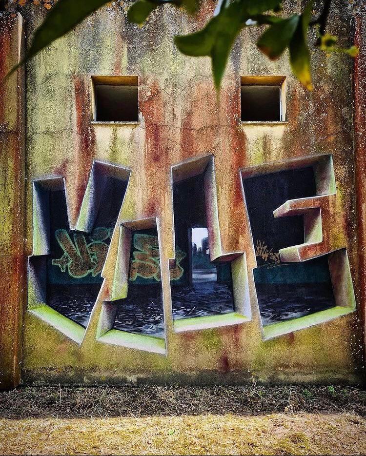 Crazy graffiti by Vile! This 3D transparent effect is done all by using spray paint. | Scrolller