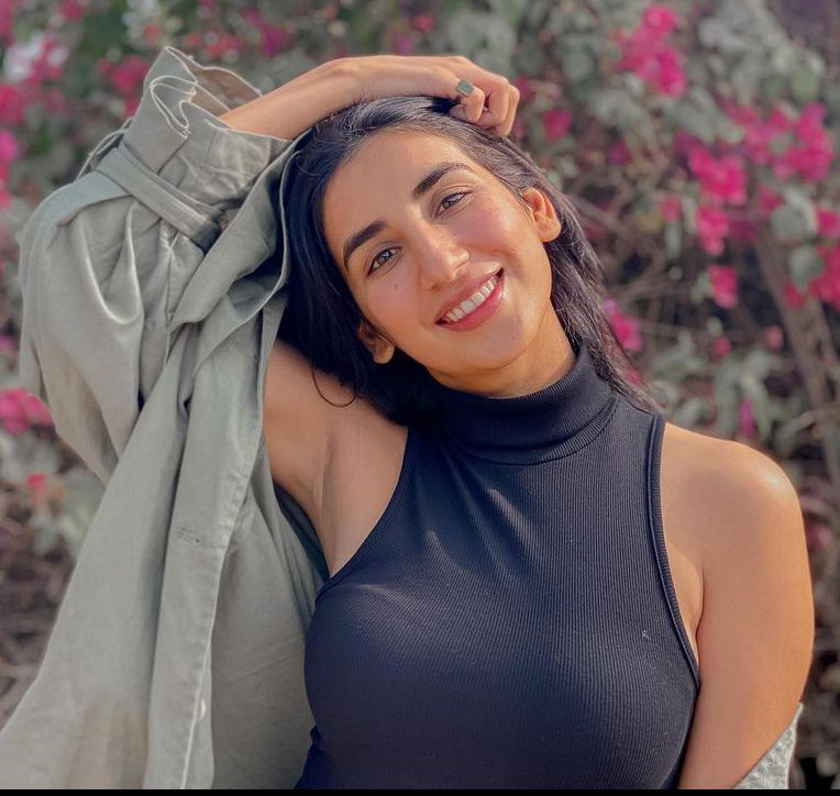 Creamy armpit of Parul Gulati | Scrolller