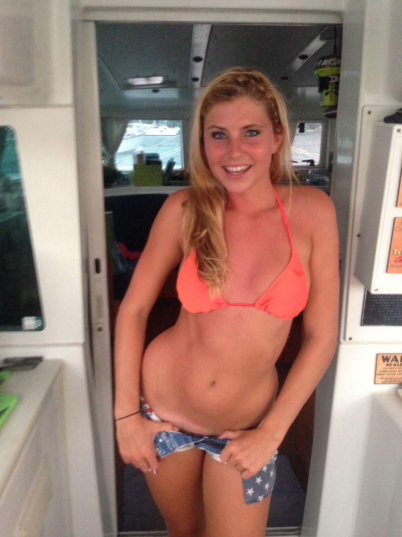 Cruise and a Tanning Babes | Scrolller