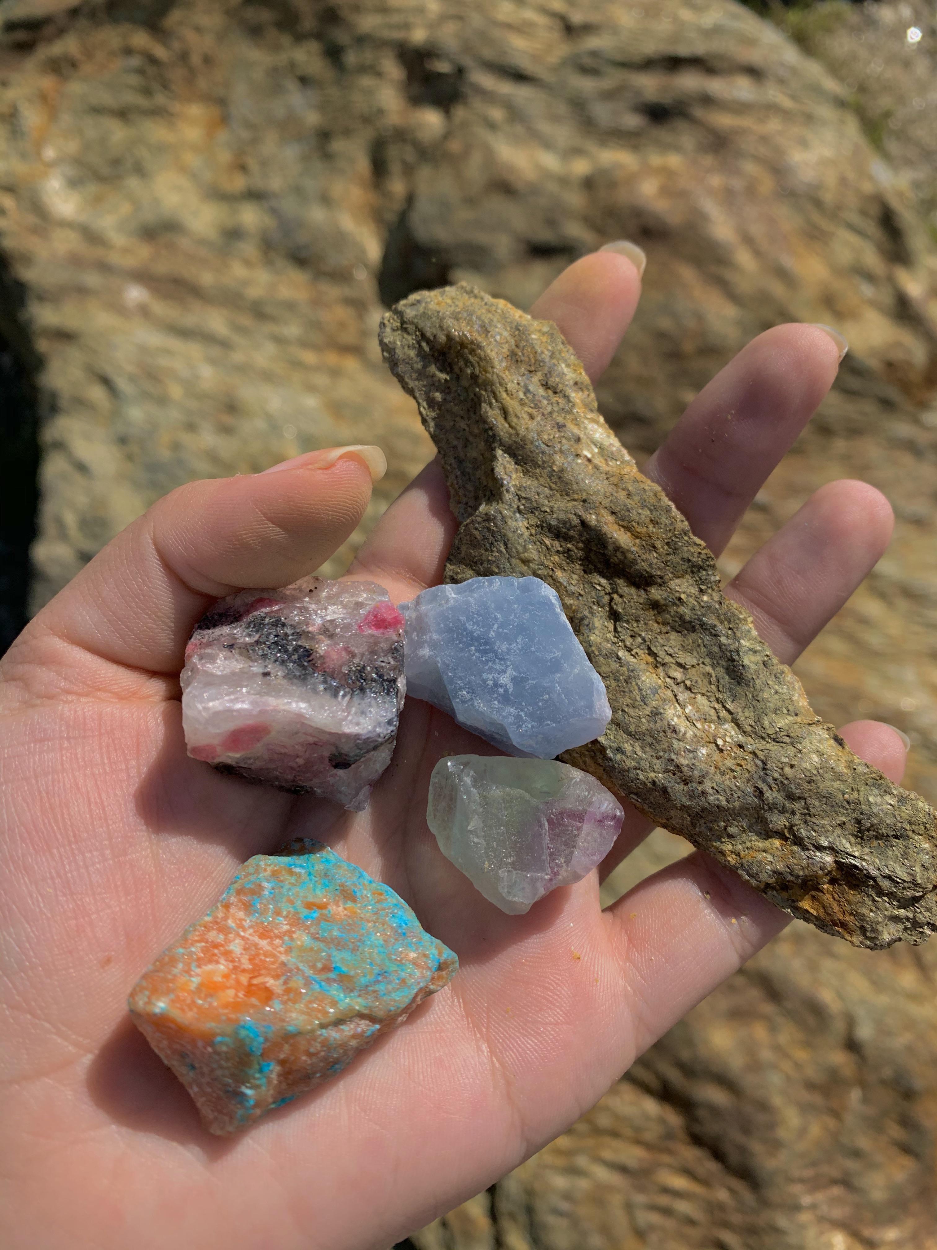 Crystal & Rock Identification | Scrolller