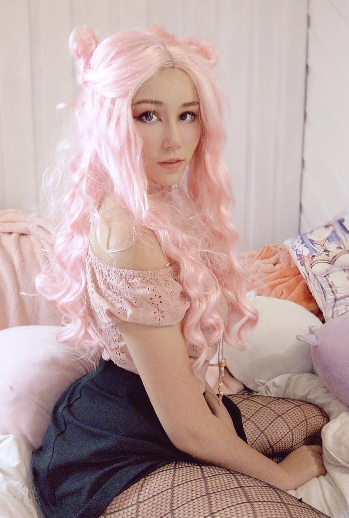 Cuddle with me and my waifu~ | Scrolller