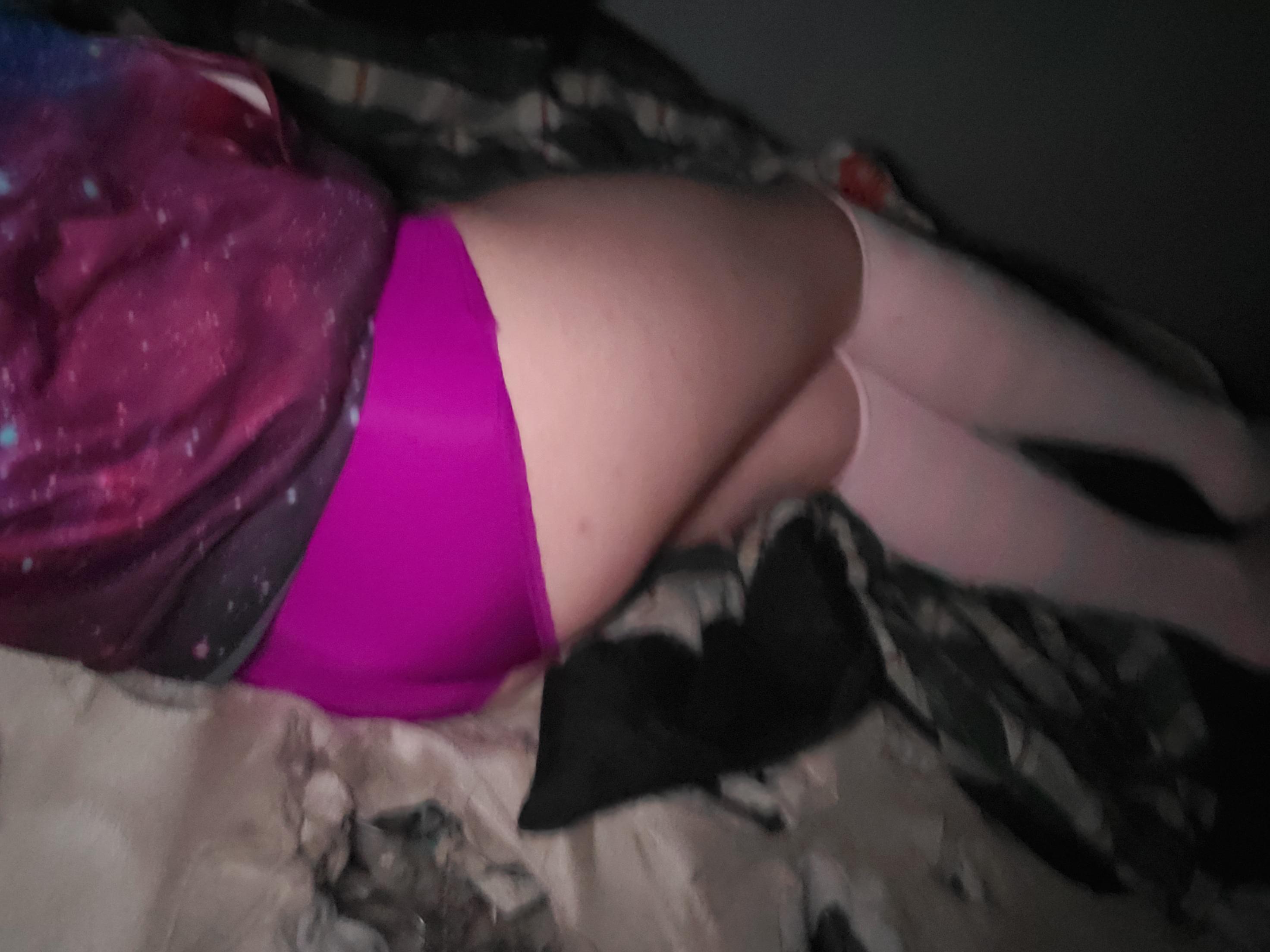 cuddles? 🥺 | Scrolller