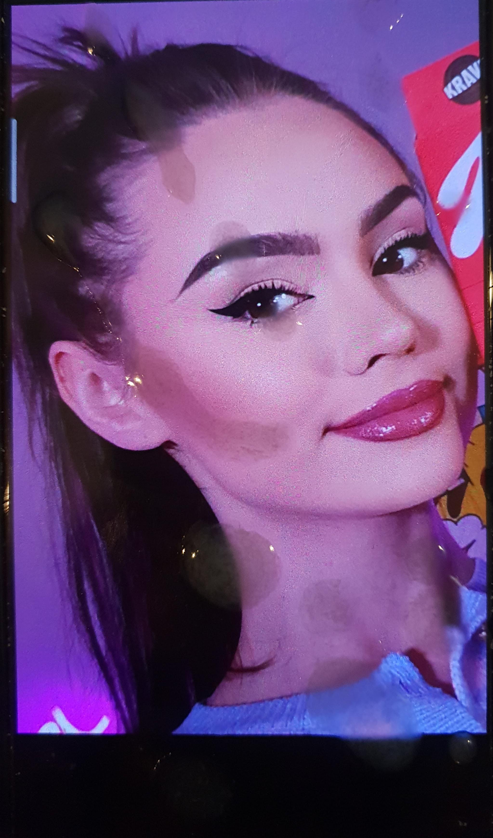 Talia cum tribute | Scrolller