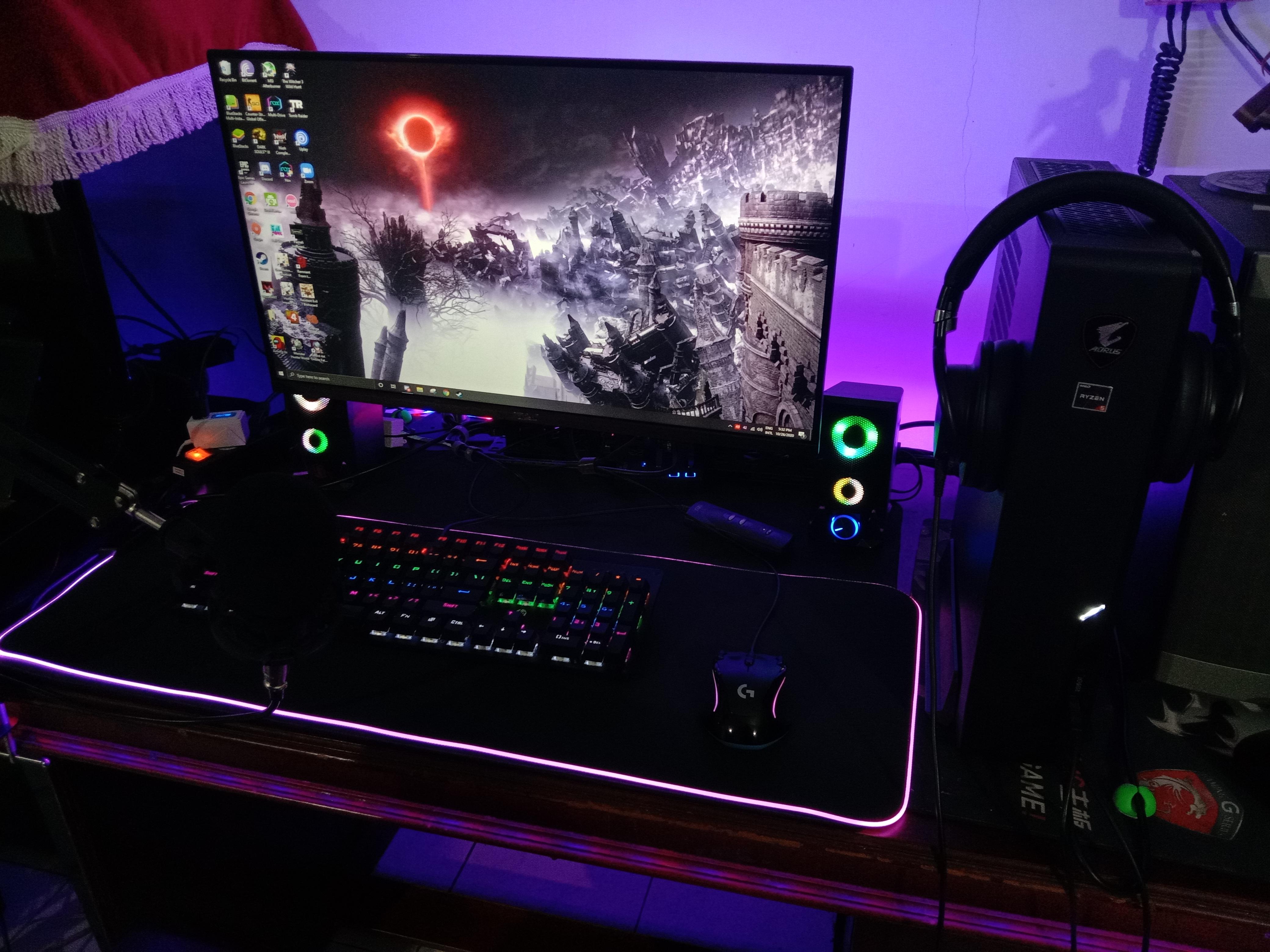 Current Gaming Setup with Node 202 | Scrolller