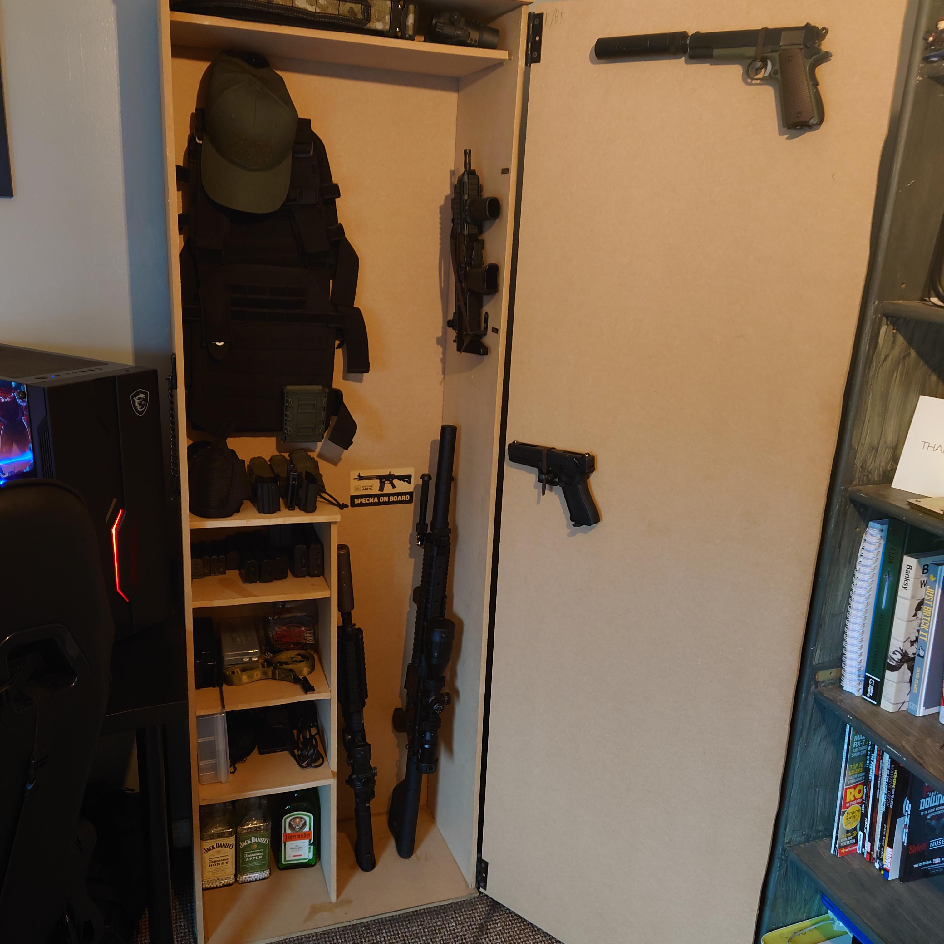 Current Loadout Cabinet | Scrolller