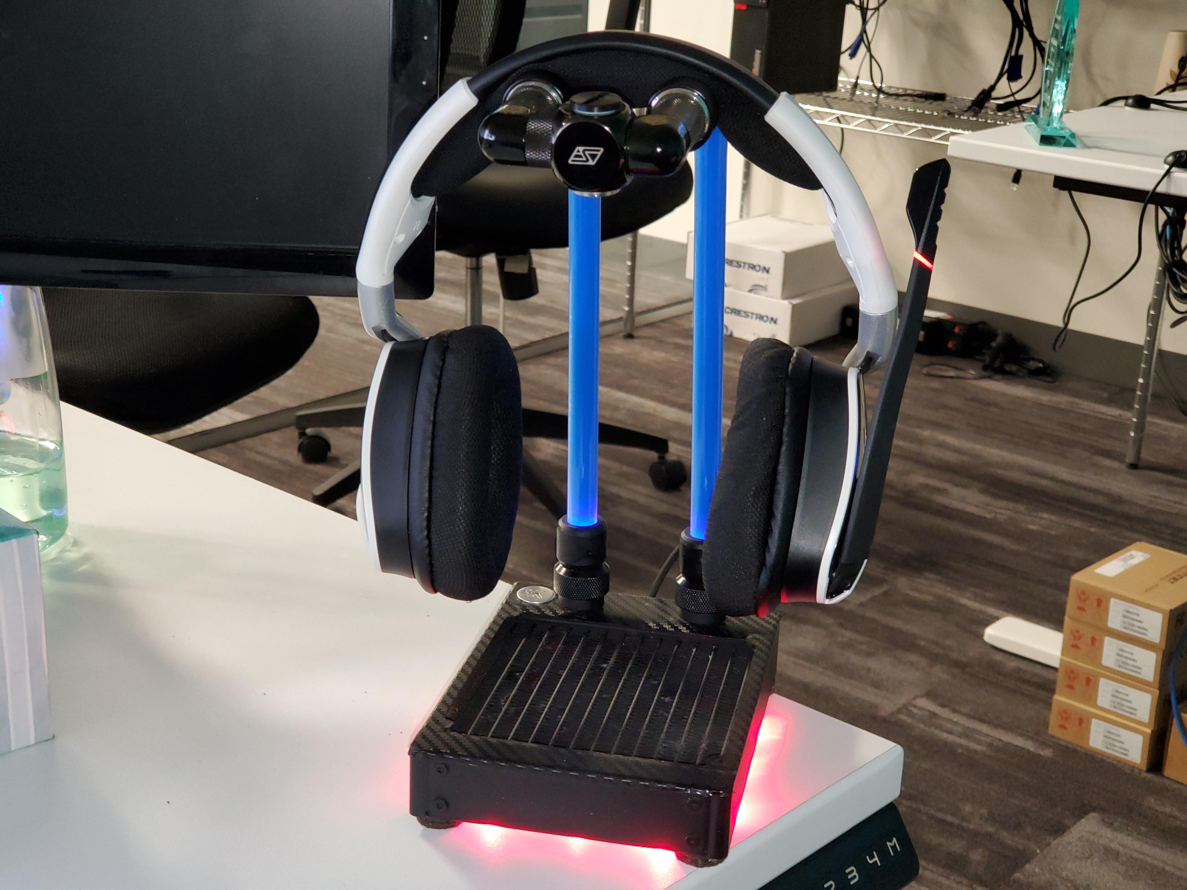 Custom headphone stand I made. What do you think? | Scrolller