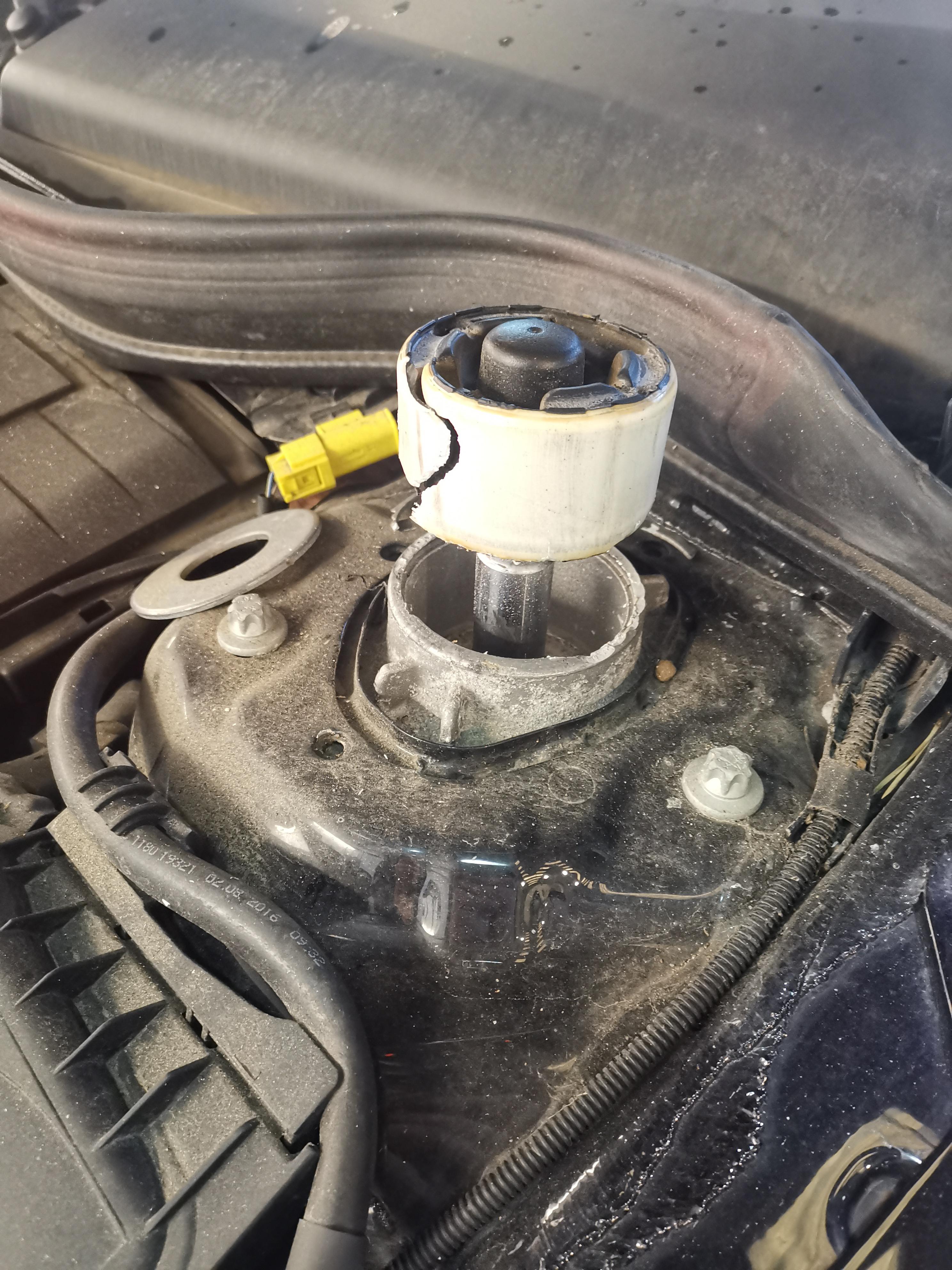 Customer hit a pothole pretty hard | Scrolller