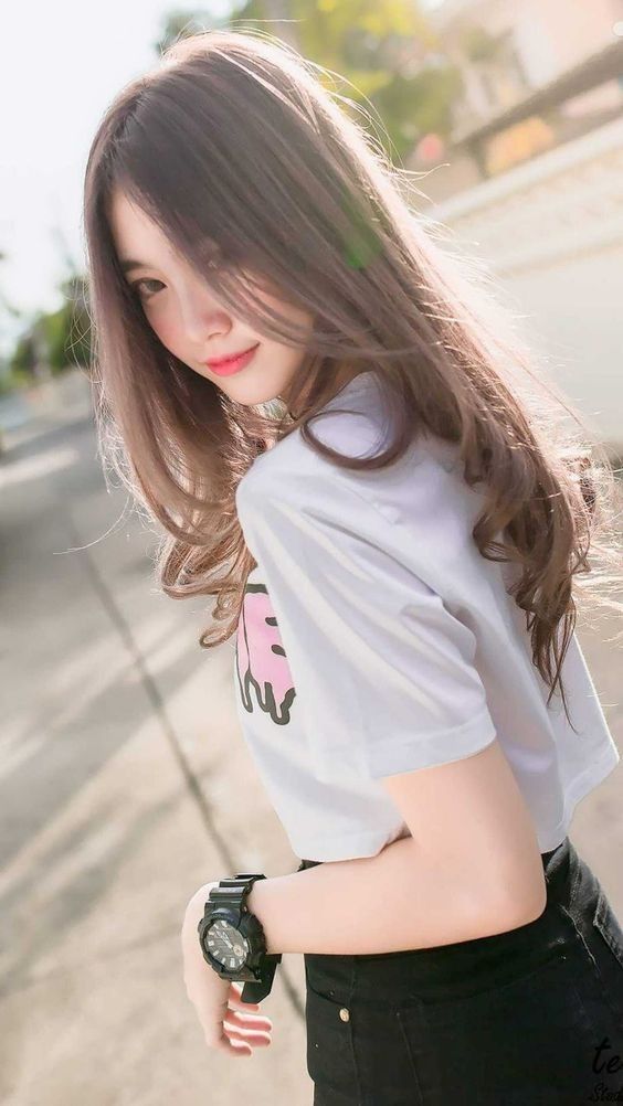 Cute Asian Scrolller