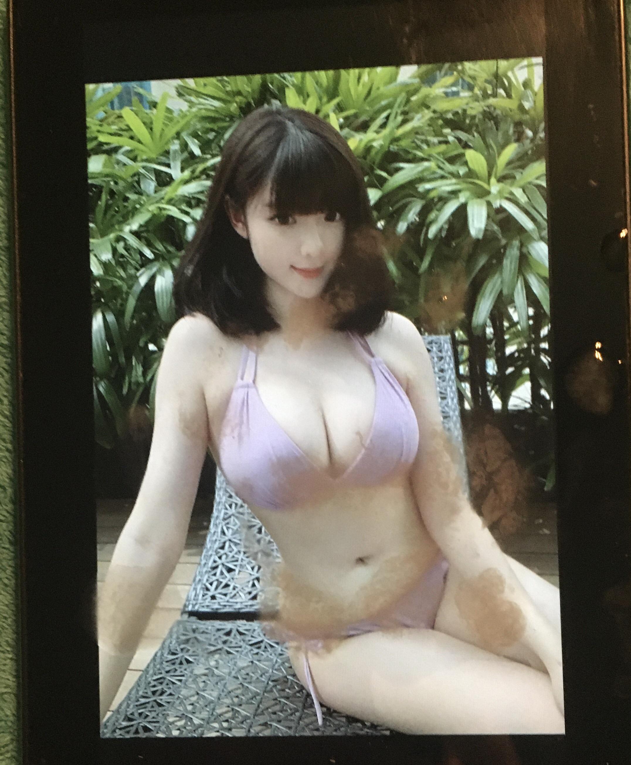 Cute face and hot bod | Scrolller