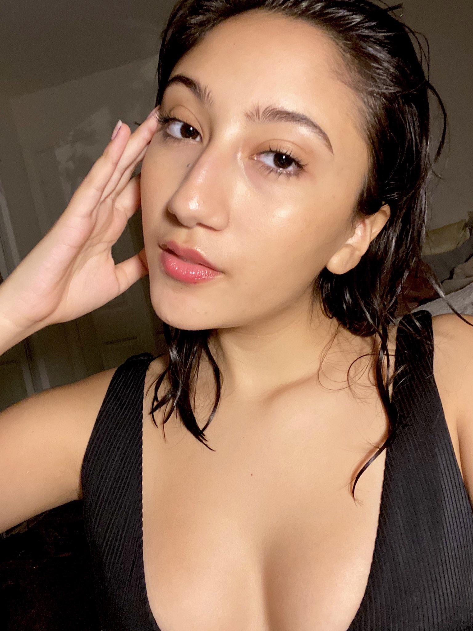 Cute Latina (iktr) | Scrolller