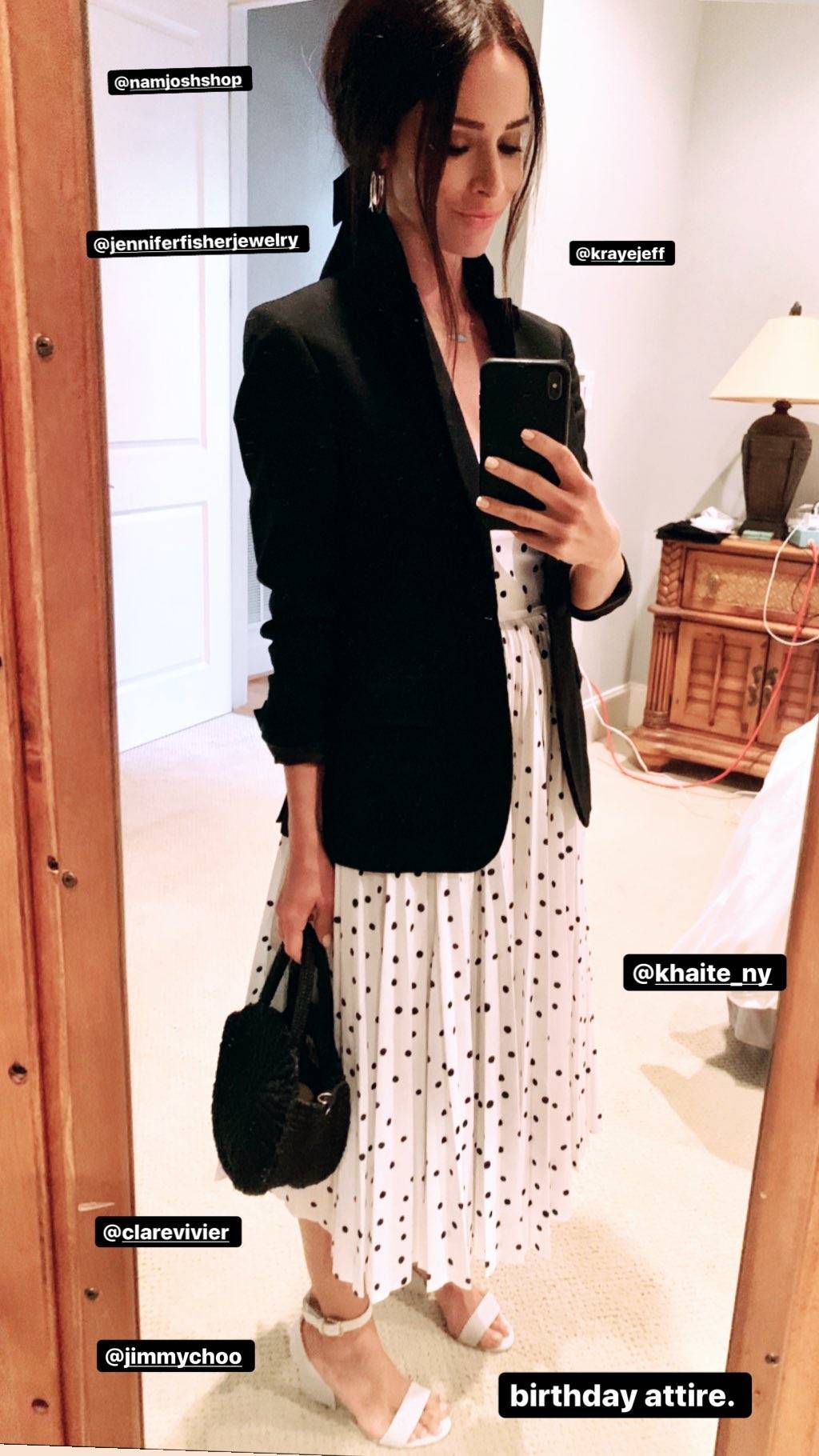 Abigail Spencer Cute Mirror Selfie Scrolller